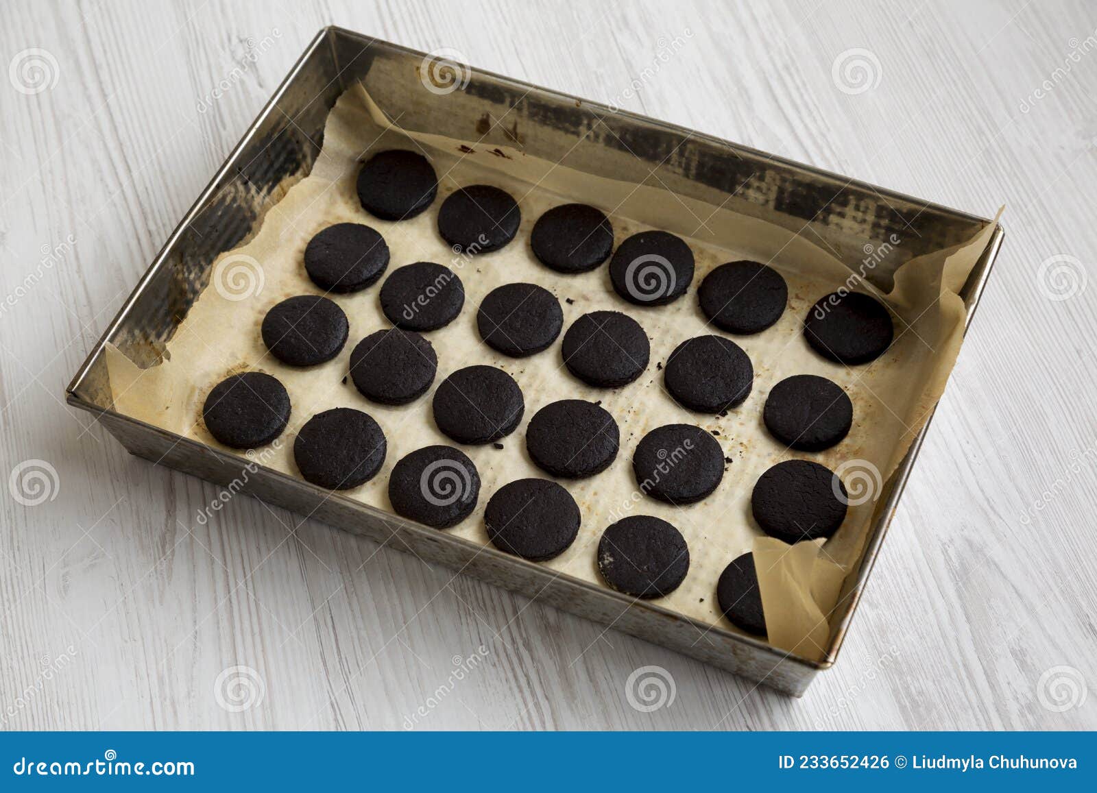 Homemade Oreos in a Dish on a White Wooden Surface, Side View Stock ...