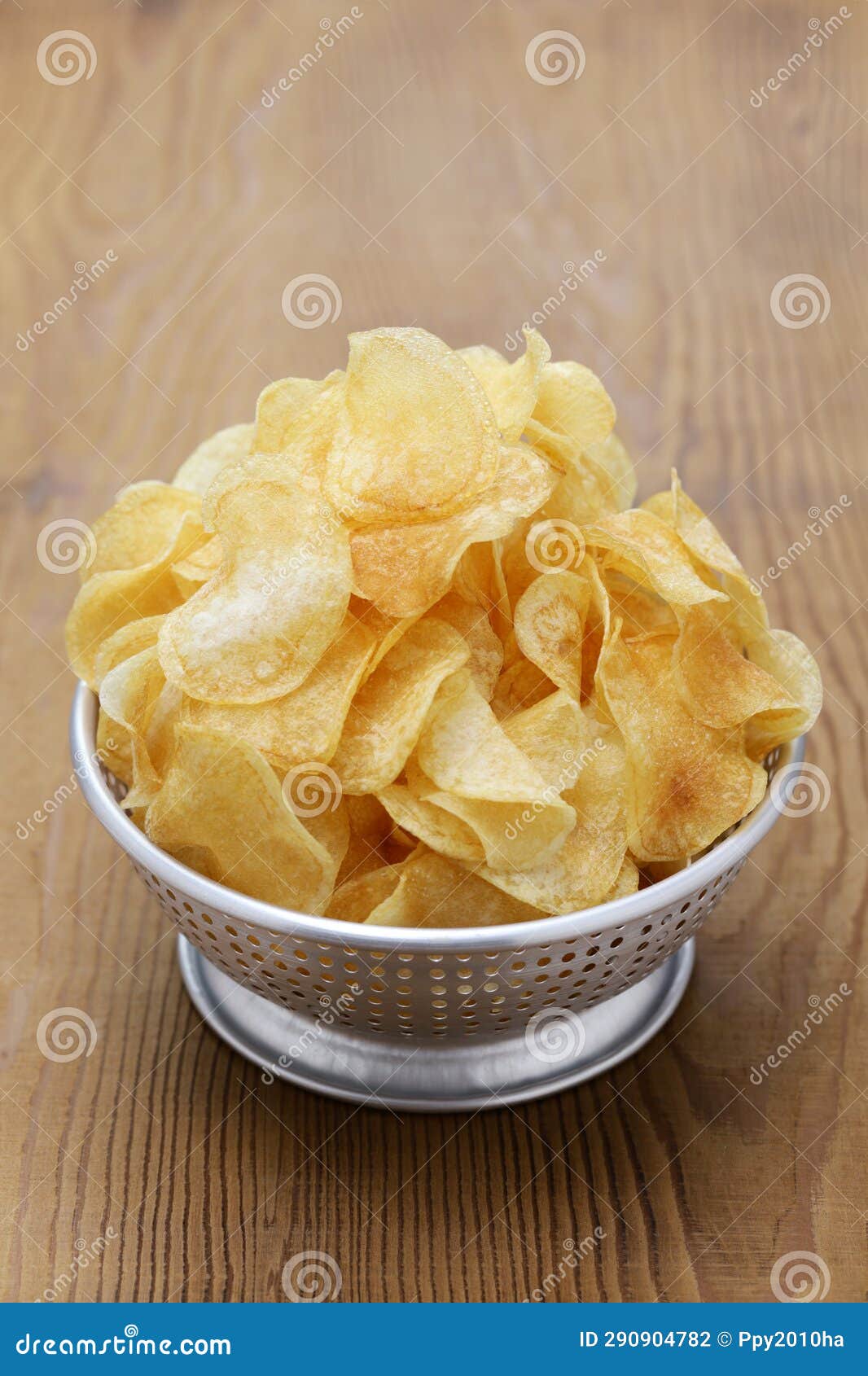Homemade Potato Chips (crisps) Stock Photo - Image of chips, appetizer ...