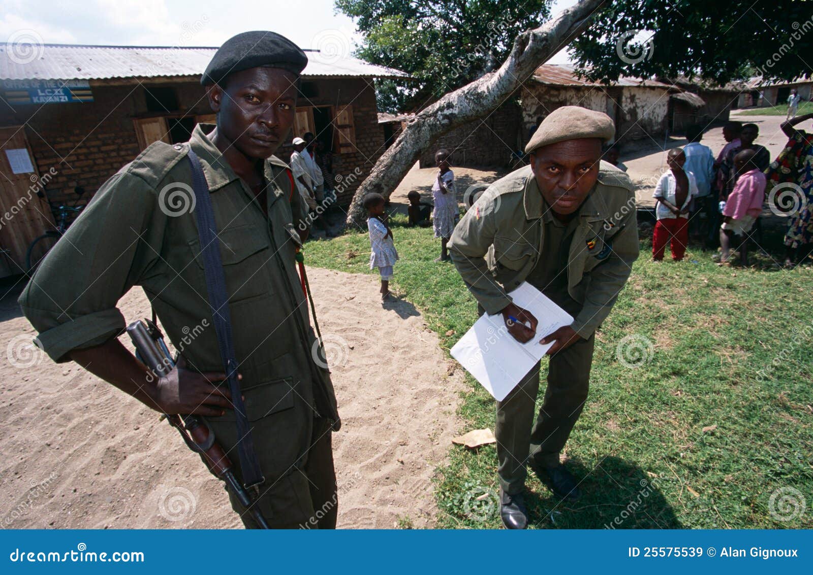 Homens De Miltary Em Rwanda. Imagem de Stock Editorial - Imagem de ...