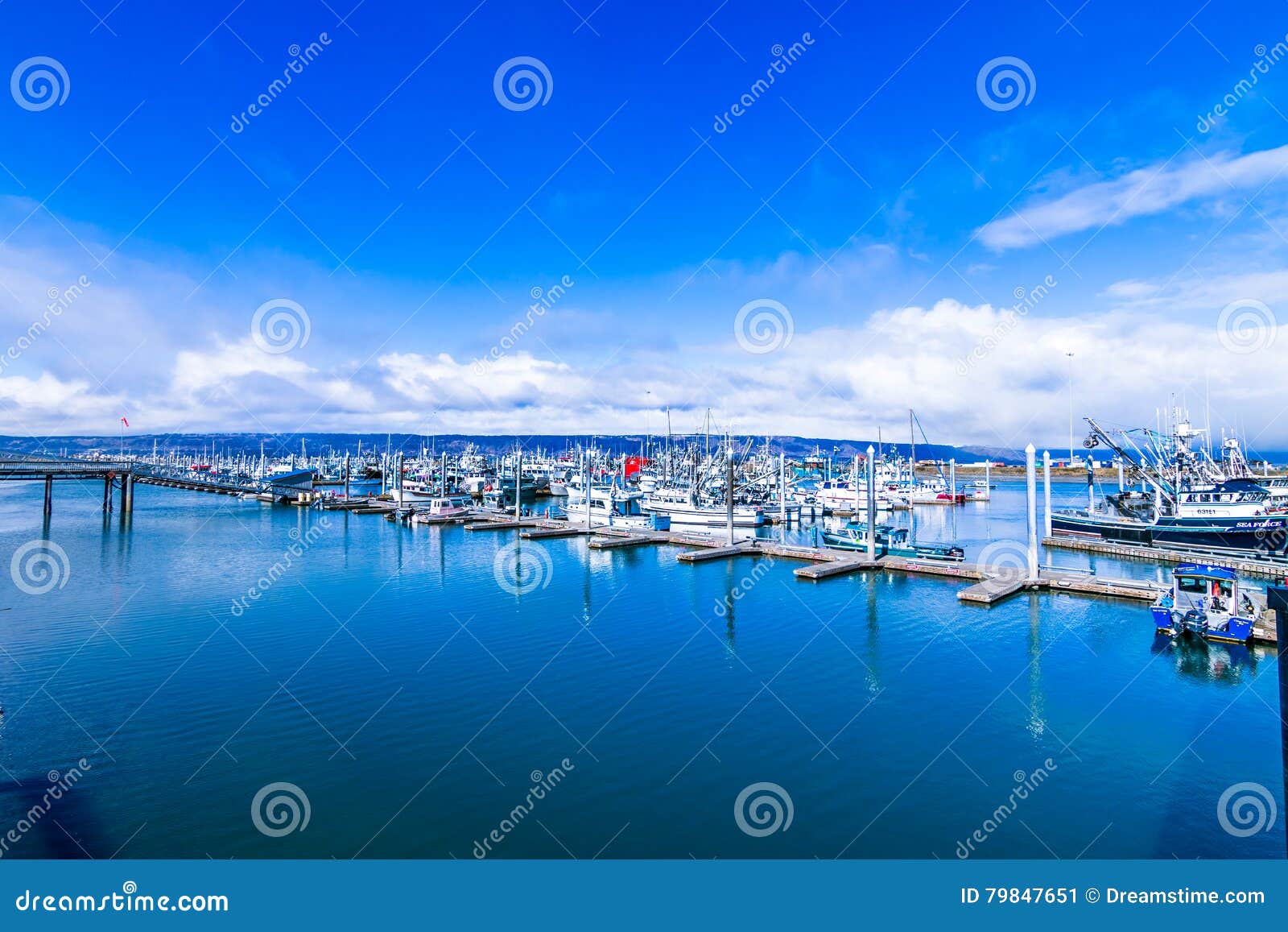 Homer Alaska editorial photo. Image of ocean, pier, reflections - 79847651