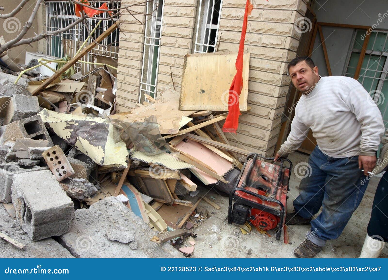 Homes Destroyed by Bombs editorial stock photo. Image of iraq - 22128523