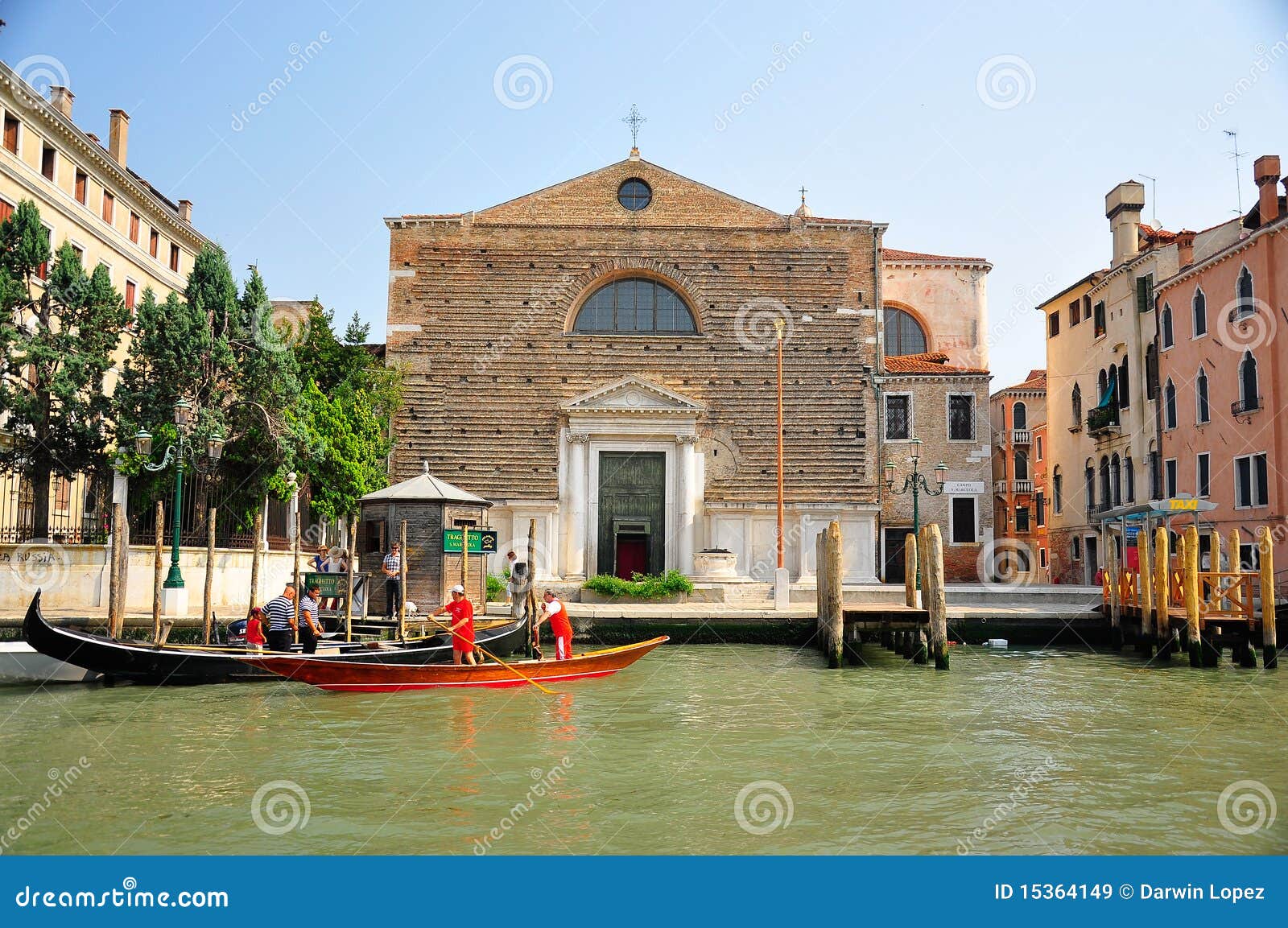 Homes in venice, italy editorial stock image. Image of vacation - 15364149
