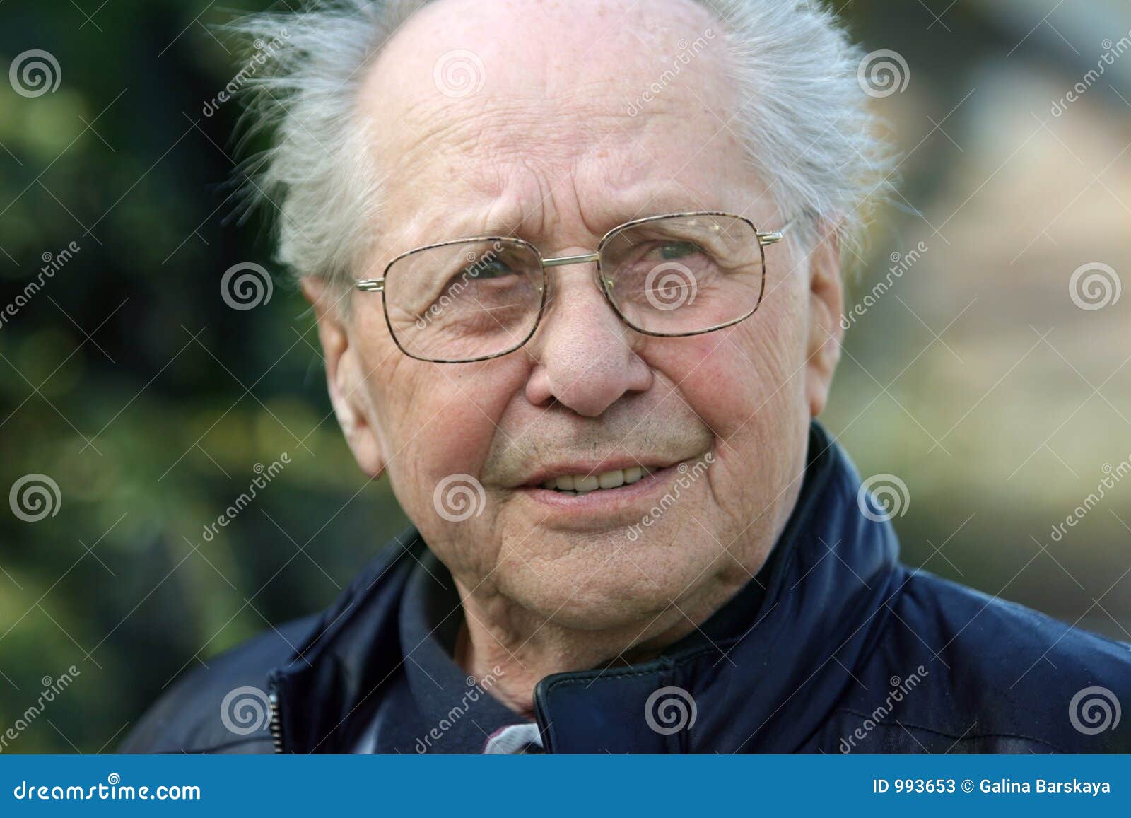 Homme aîné image stock. Image du vieux, lifestyle, retraite - 993653