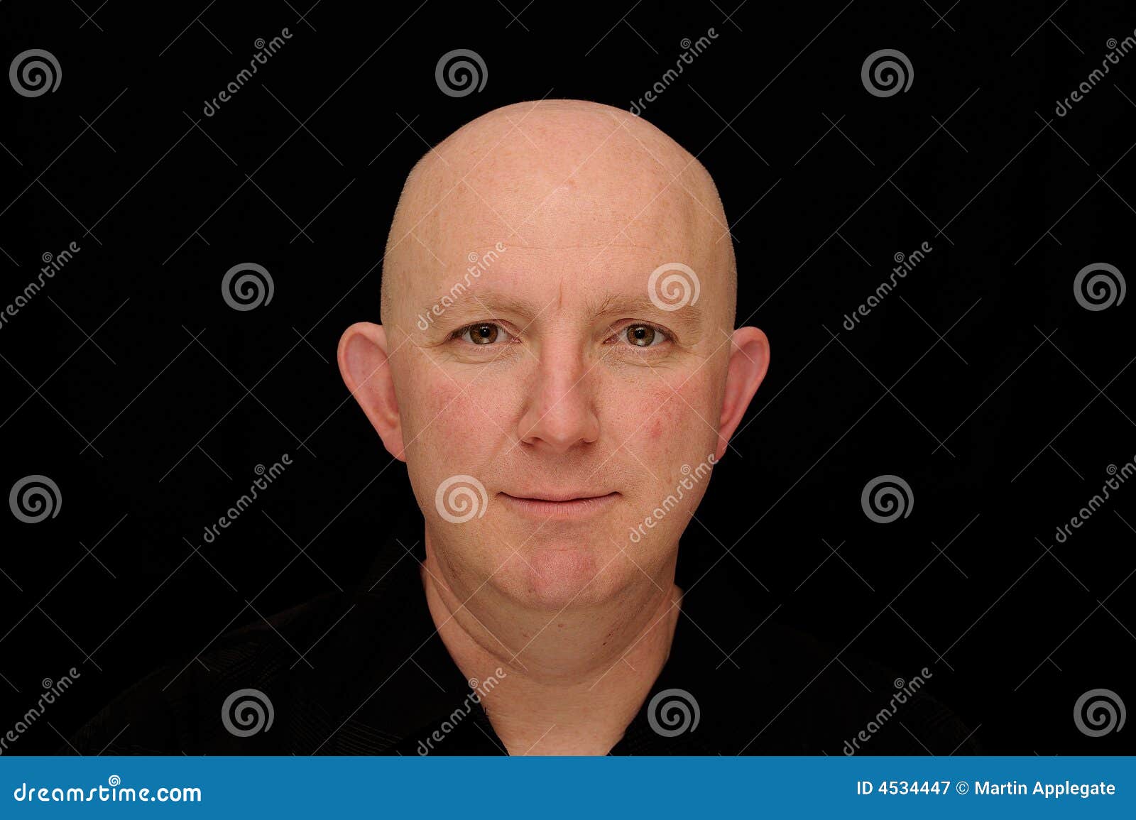 Homme chauve image stock. Image of calme, tranquille, peau - 4534447