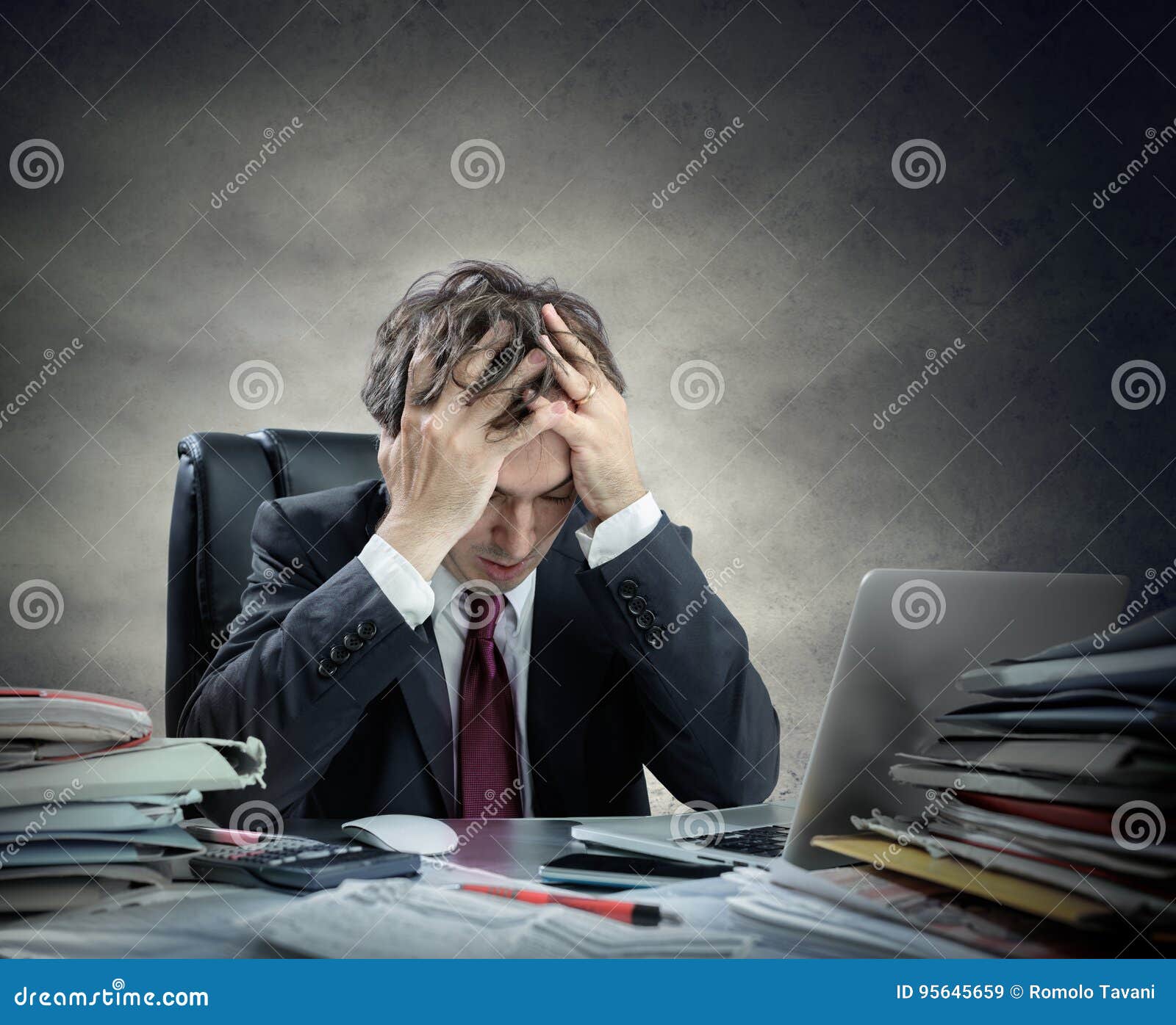 Homme D'affaires Frustrant Sitting Image stock - Image du travail ...
