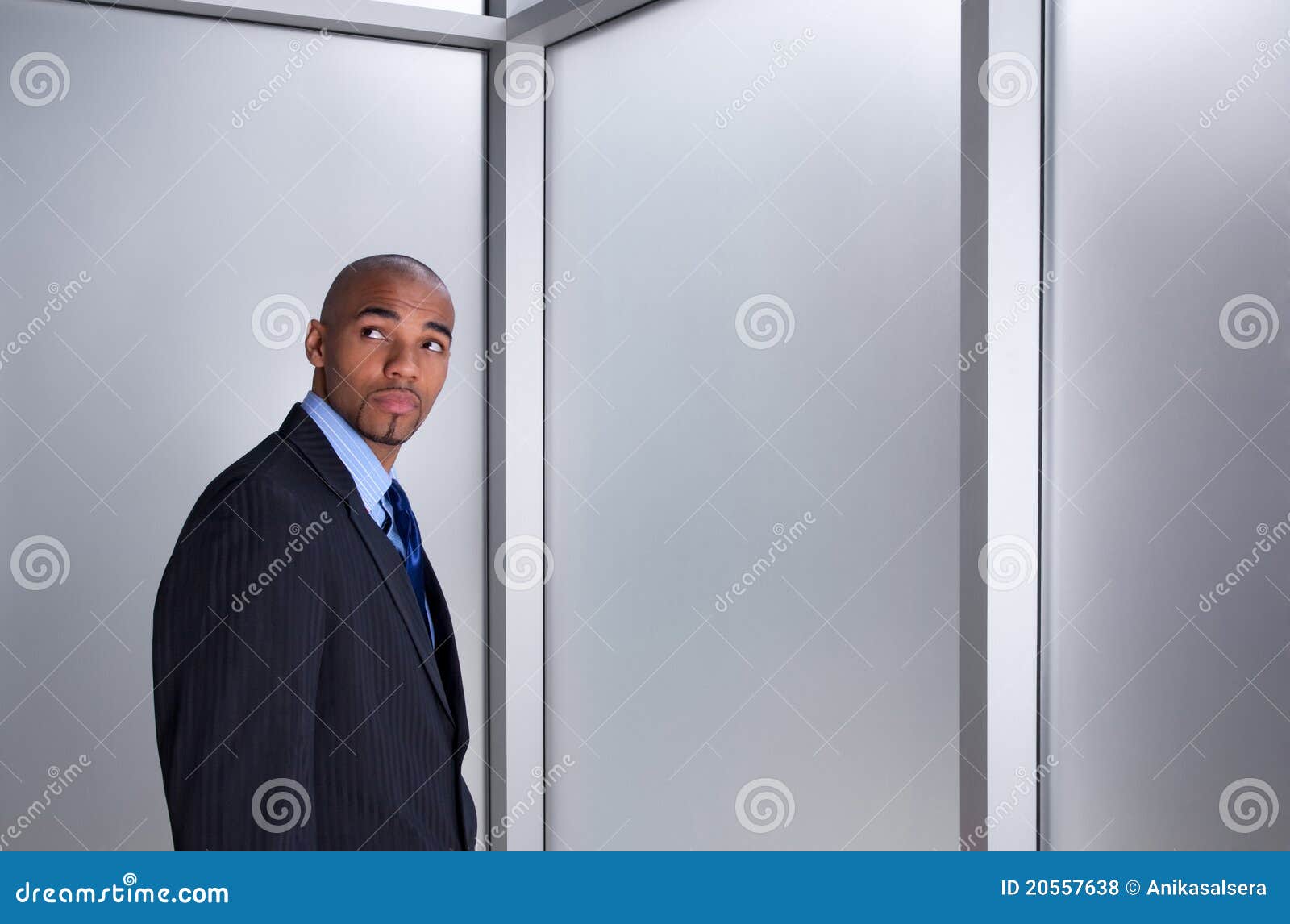 Homme D'affaires Semblant Impatient Photo stock - Image du adulte ...