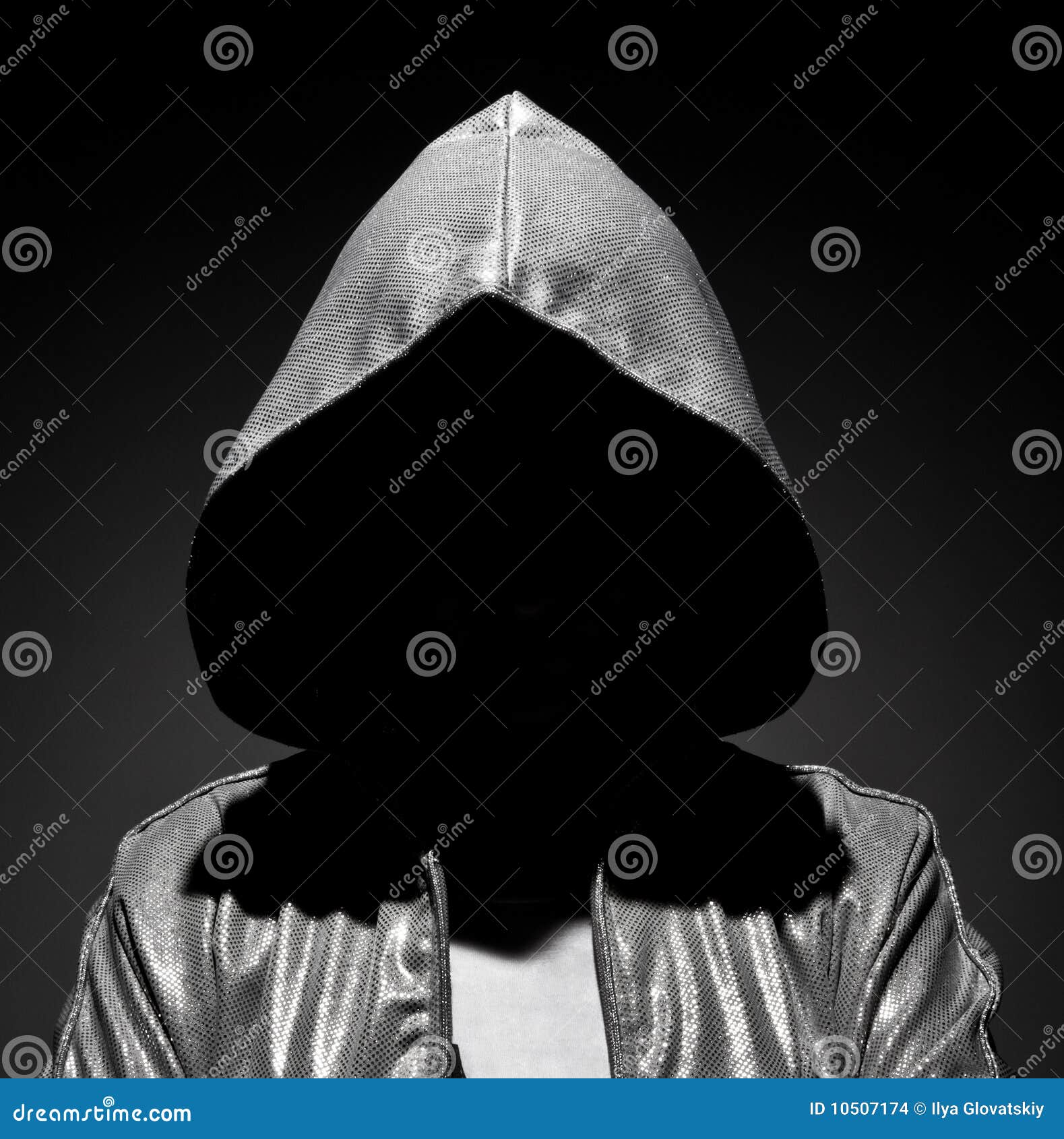 Homme dans le capot photo stock. Image du danger, vêtement - 10507174