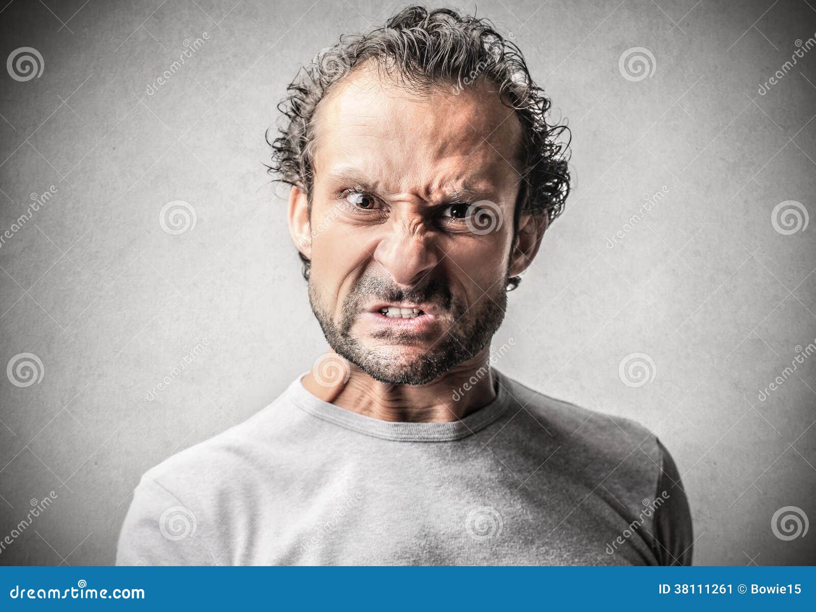 Homme Effrayant Avec Une Expression De Danger Image stock - Image du ...