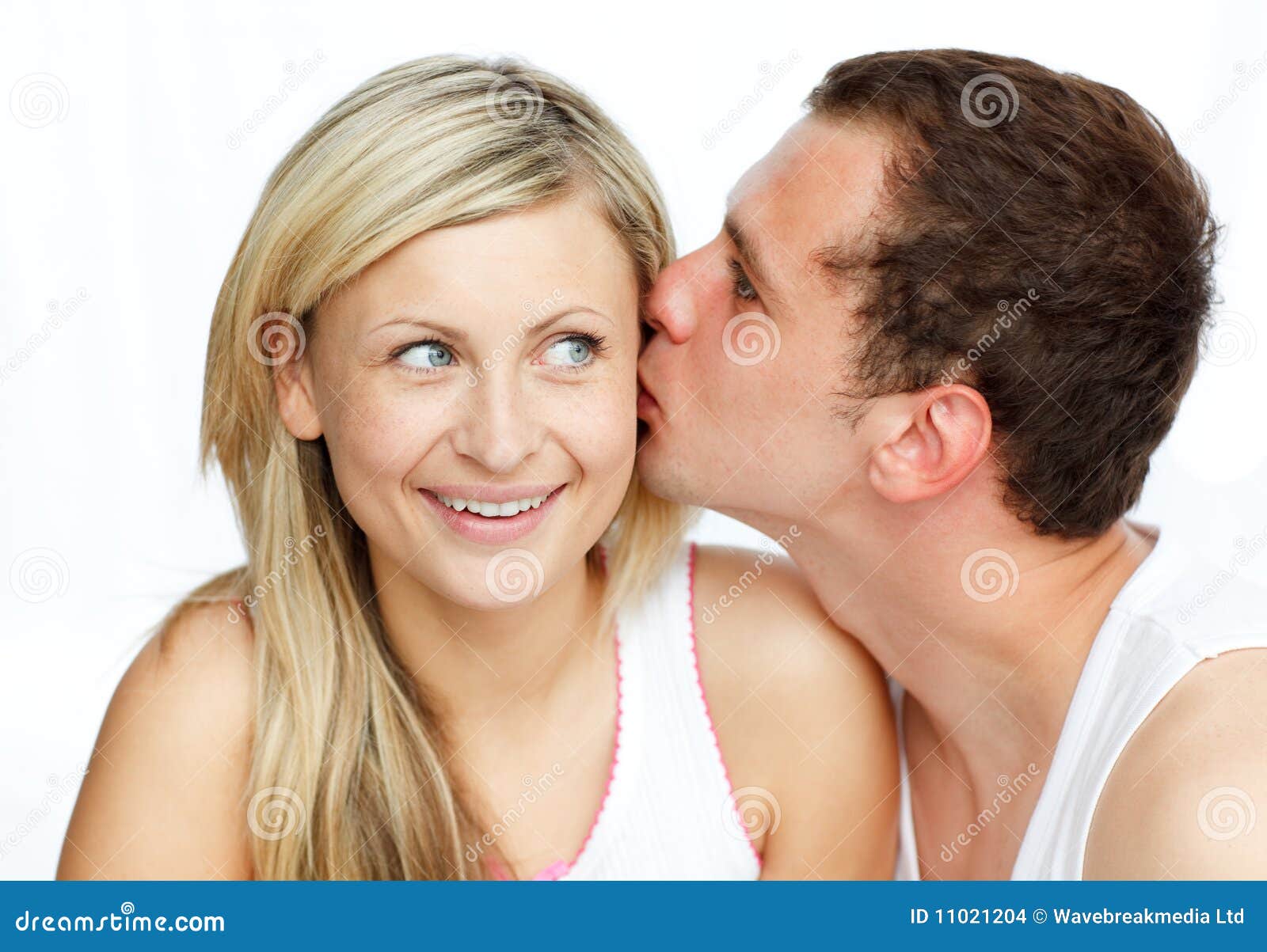 Homme Embrassant Un Beau Femme Photo Stock Image Du Amour Baiser