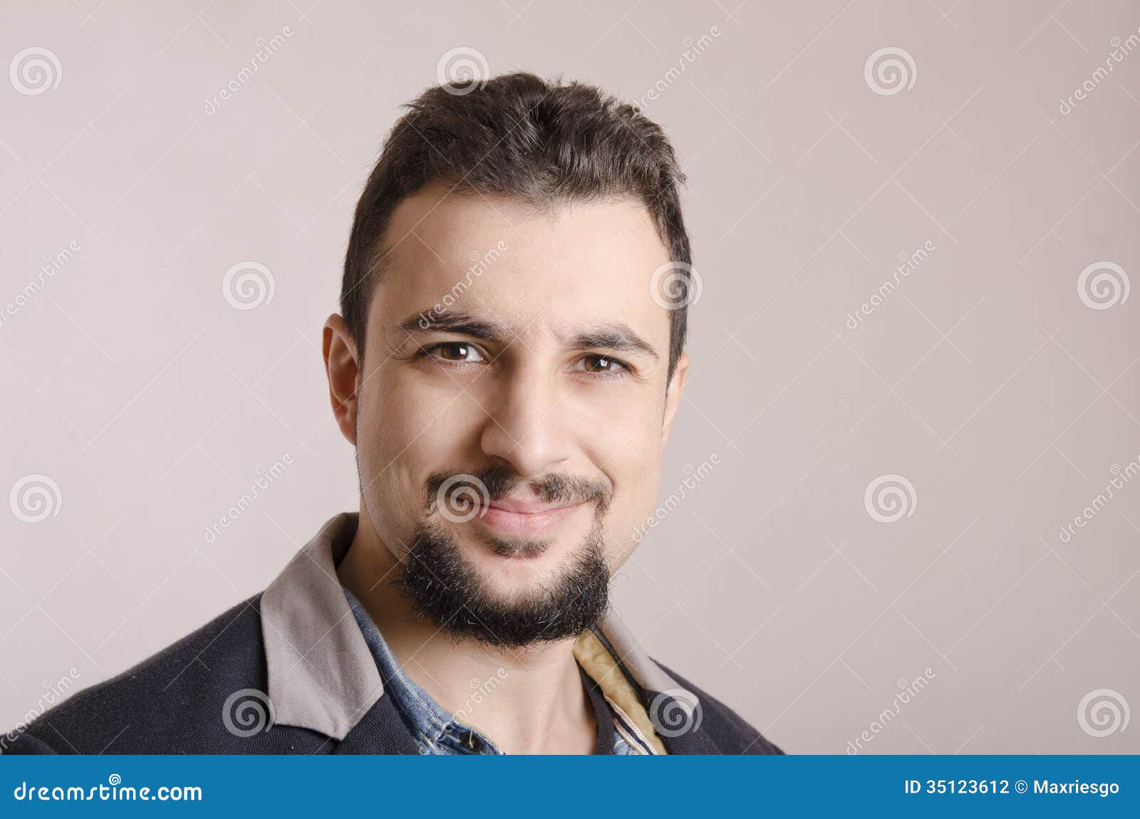 Homme Expressif De Barbichette Photo stock - Image du lumière, thirties ...