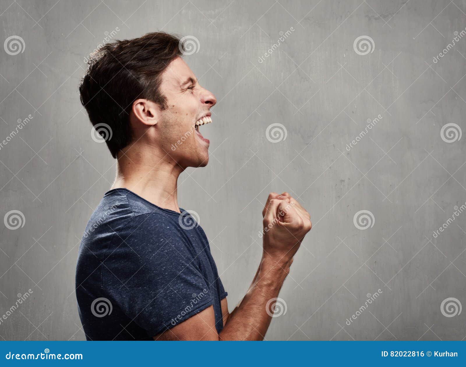 Homme heureux photo stock. Image du joie, pleurer, lifestyle - 82022816