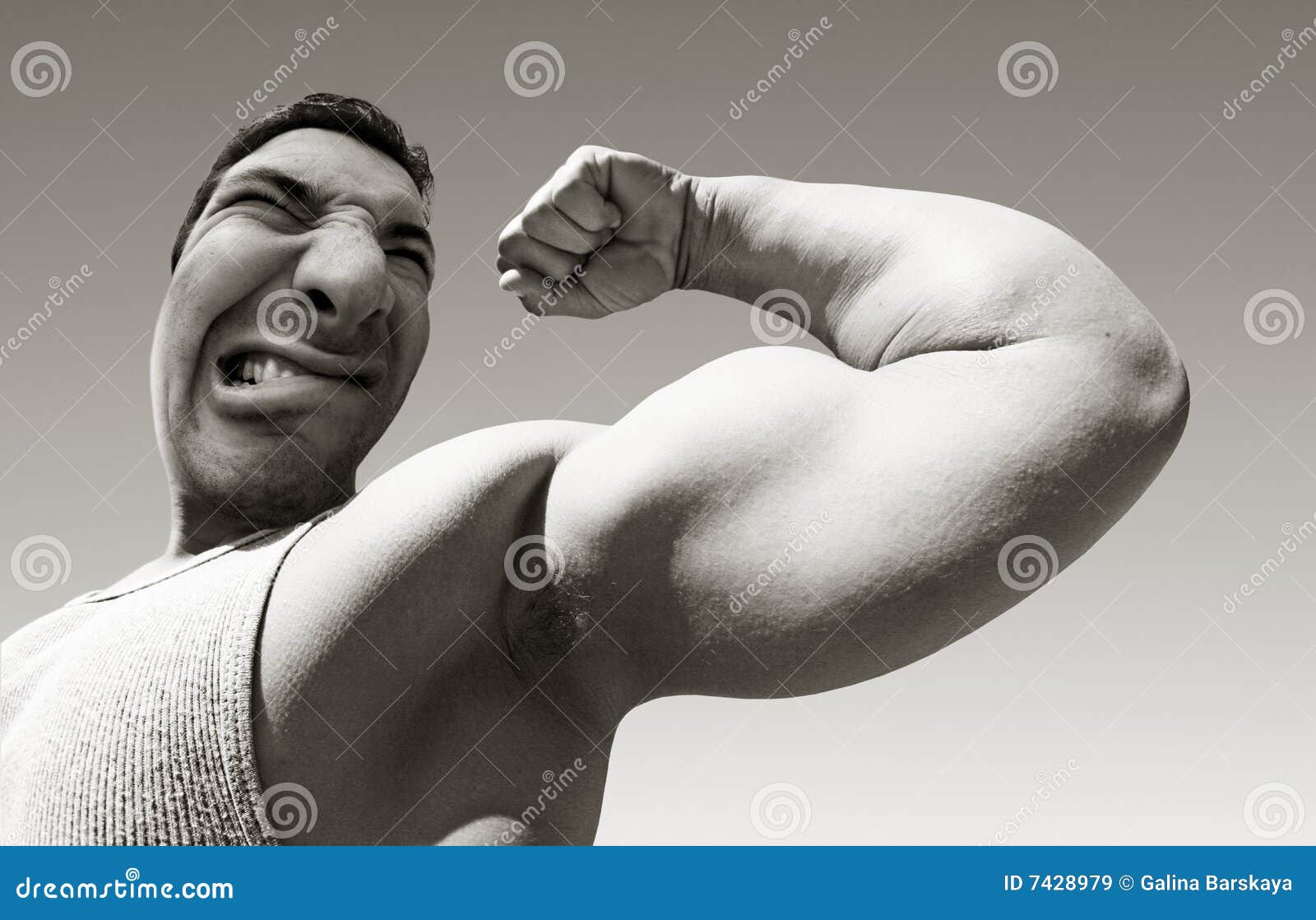 Homme Mesquin Avec De Grands Muscles Image stock - Image du type ...