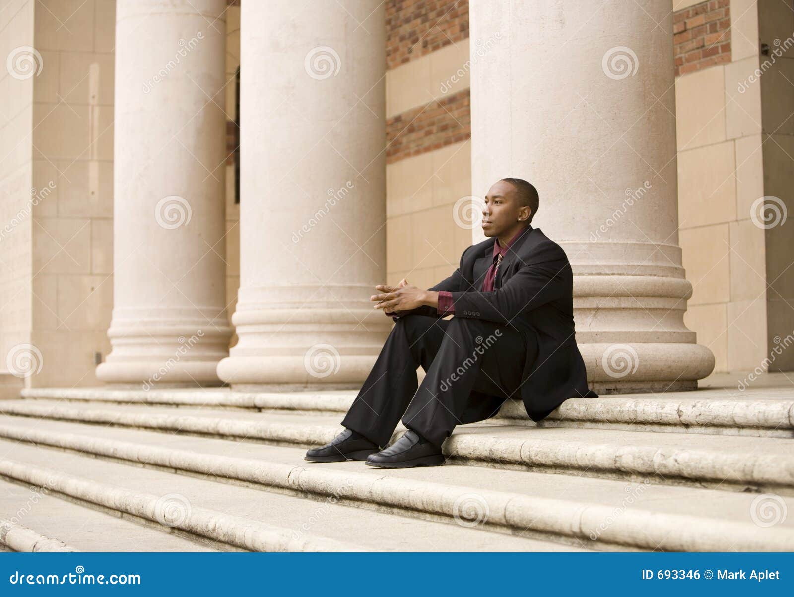 Homme S'asseyant D'affaires Photo stock - Image du professionnel ... Homme S'asseyant D'affaires Photo stock - Image du professionnel ...