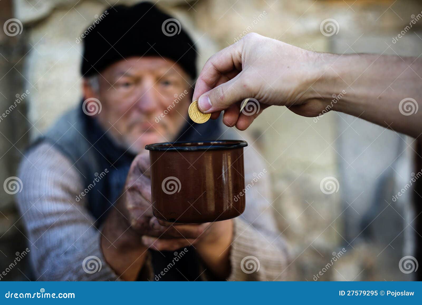 Homme sans foyer image stock. Image du collecteur, prier - 27579295