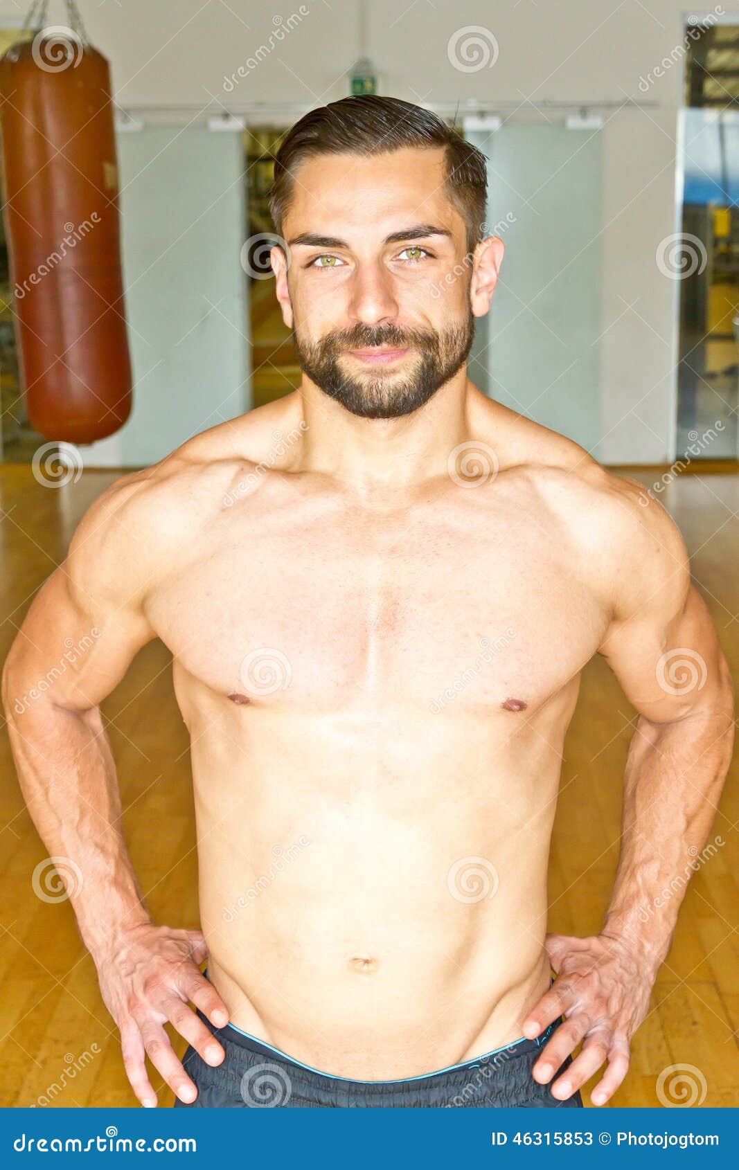 Homme sportif image stock. Image du personne, boxeur - 46315853