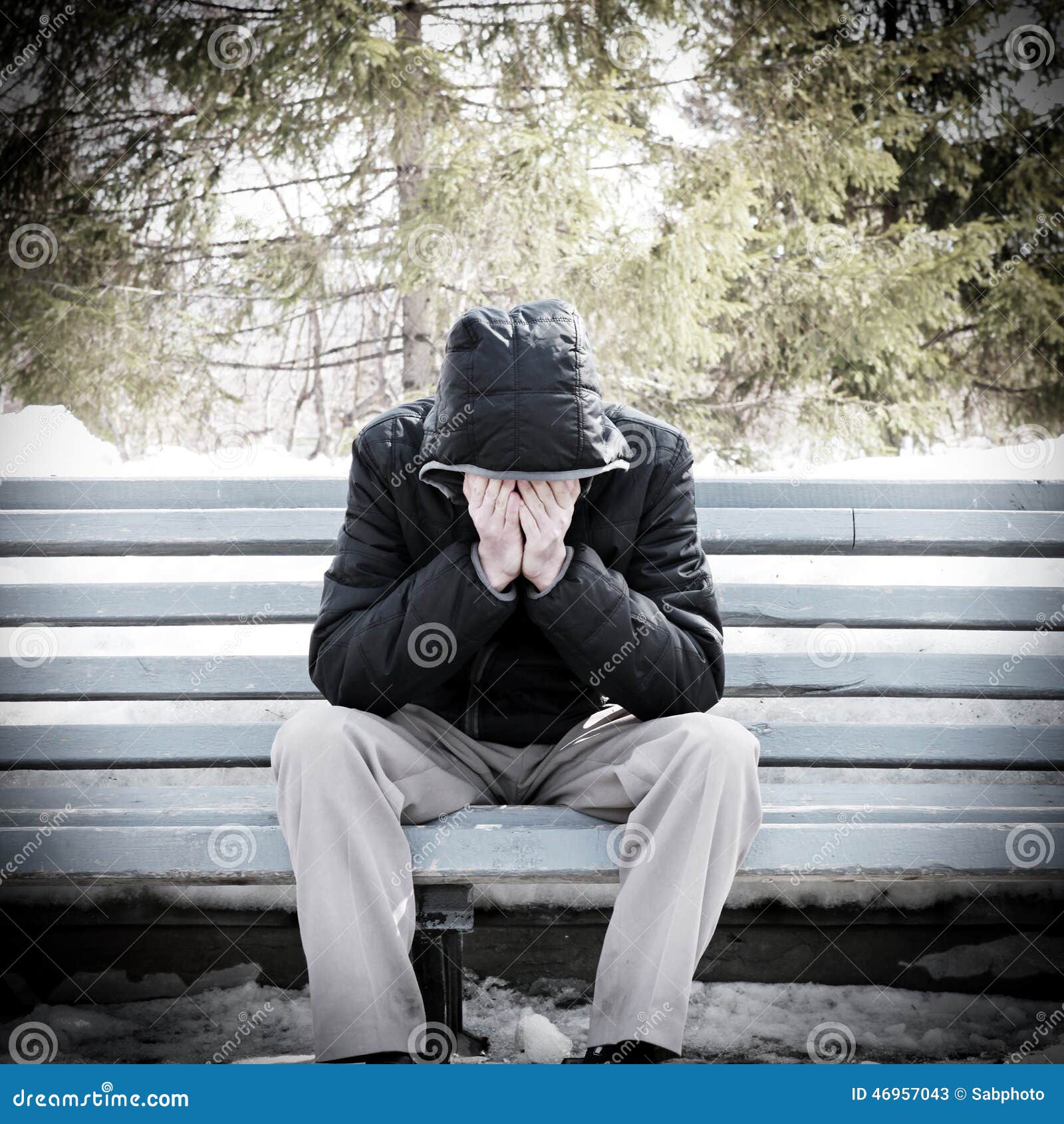 Homme triste sur le banc image stock. Image du solitude - 46957043 Homme triste sur le banc image stock. Image du solitude - 46957043