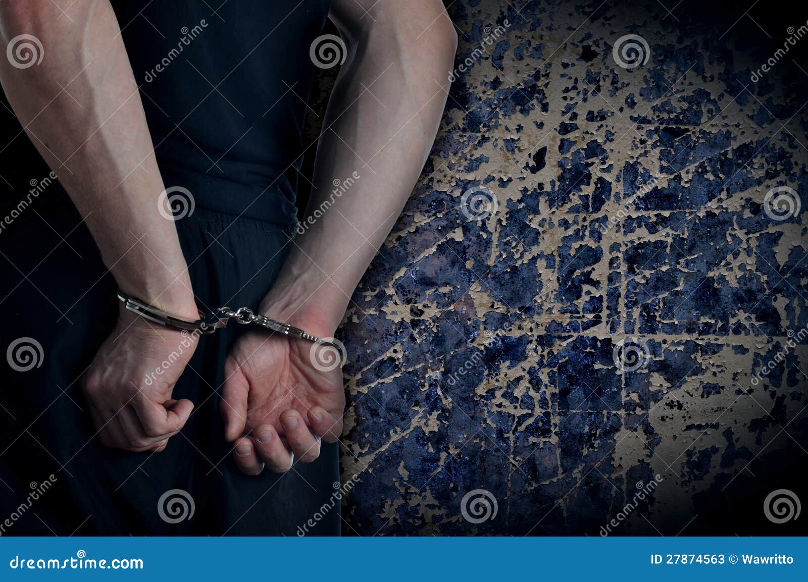 Hommes avec des menottes image stock. Image du grunge - 27874563