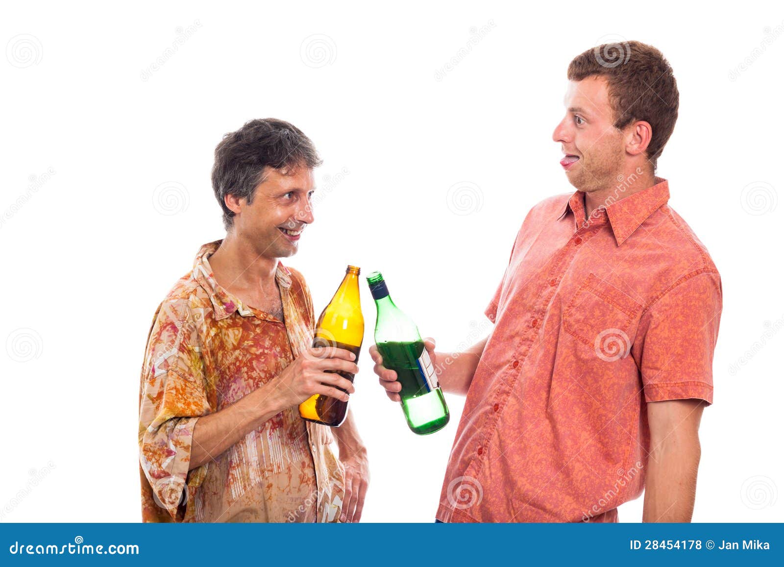 Hommes Ivres Avec La Bouteille D'alcool Photo stock - Image du ...