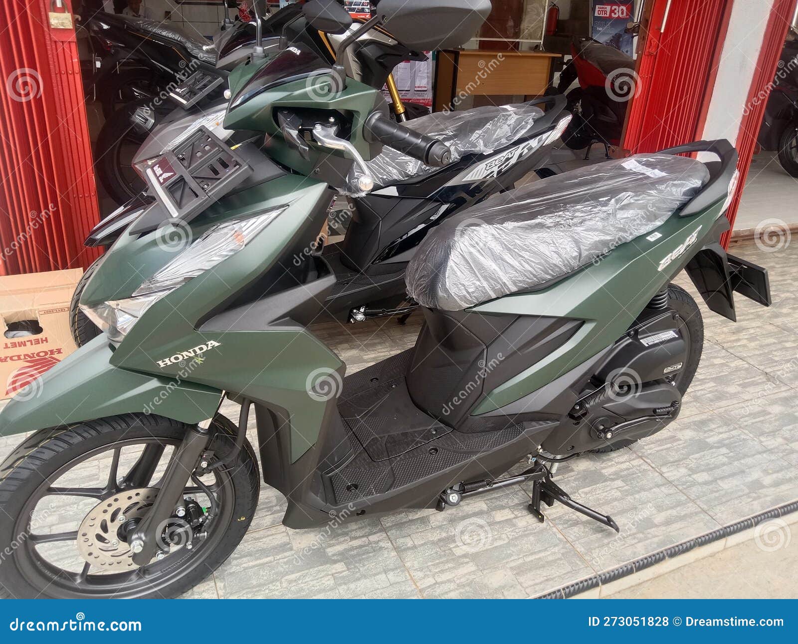 Honda Beat 2023 Terbaru Hijau Editorial Stock Photo - Image of beat ...