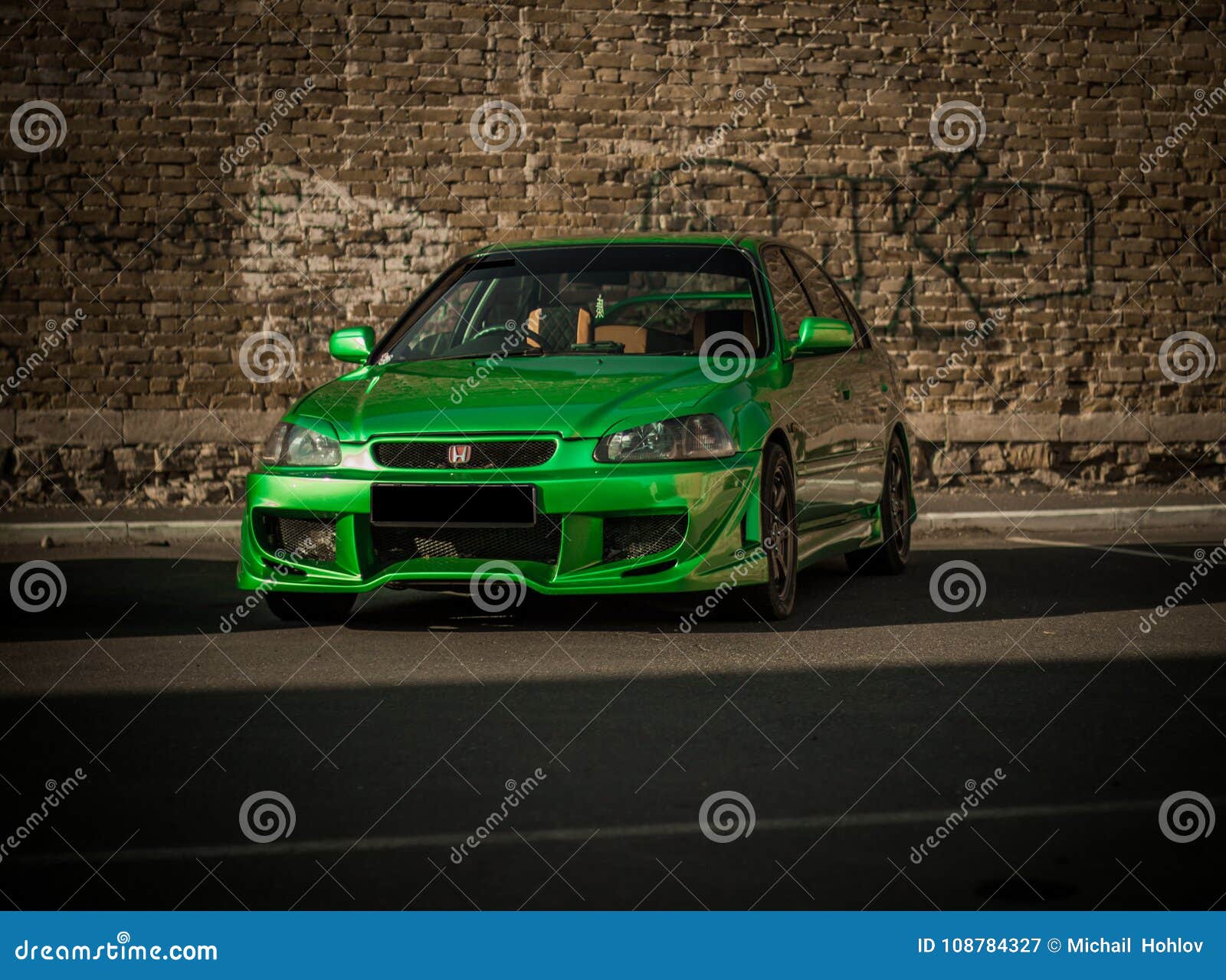 Honda Civic editorial photography. Image of green, speed - 108784327