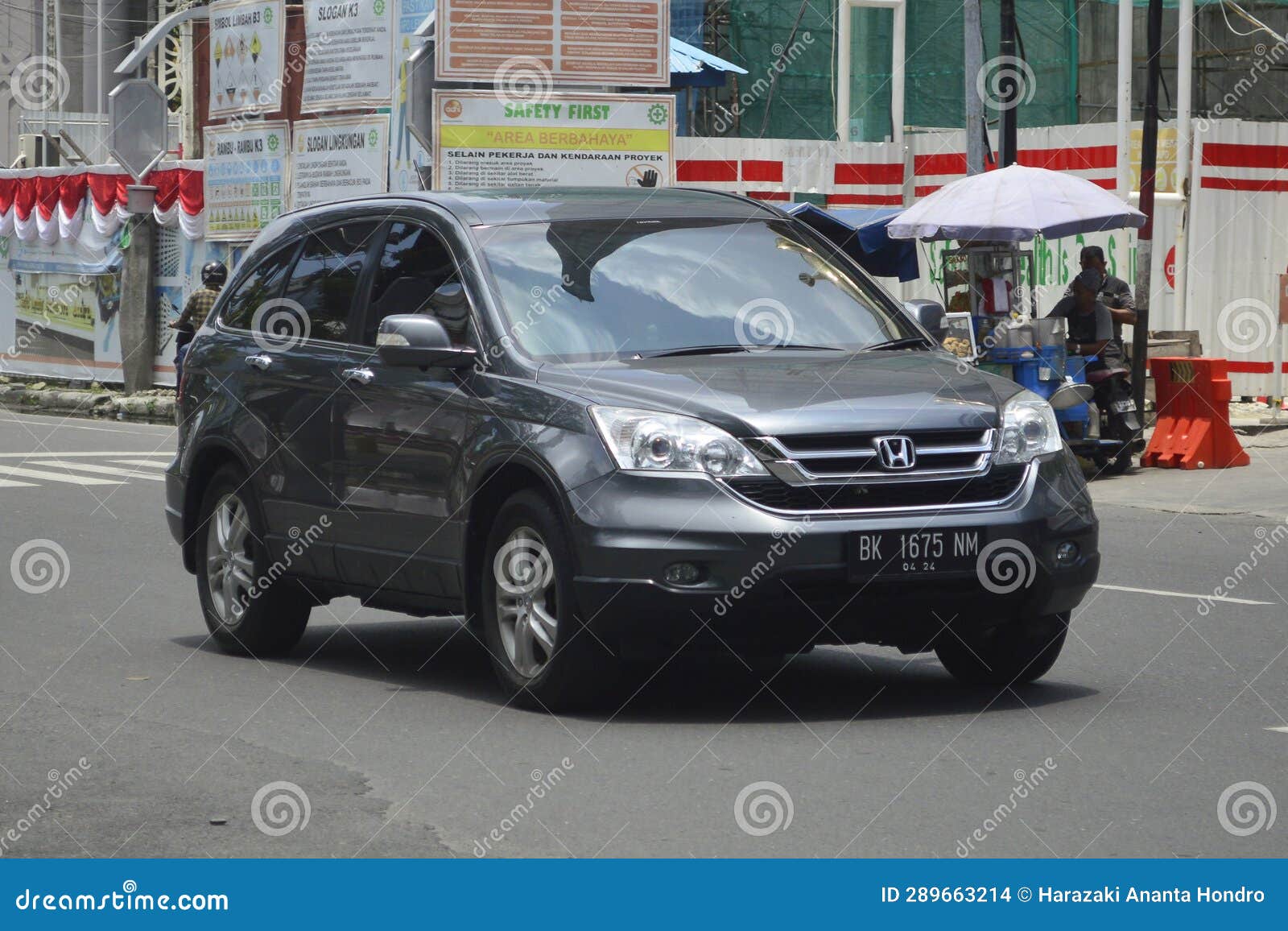 Honda CR-V RD3 2.4 editorial stock image. Image of honda - 289663214