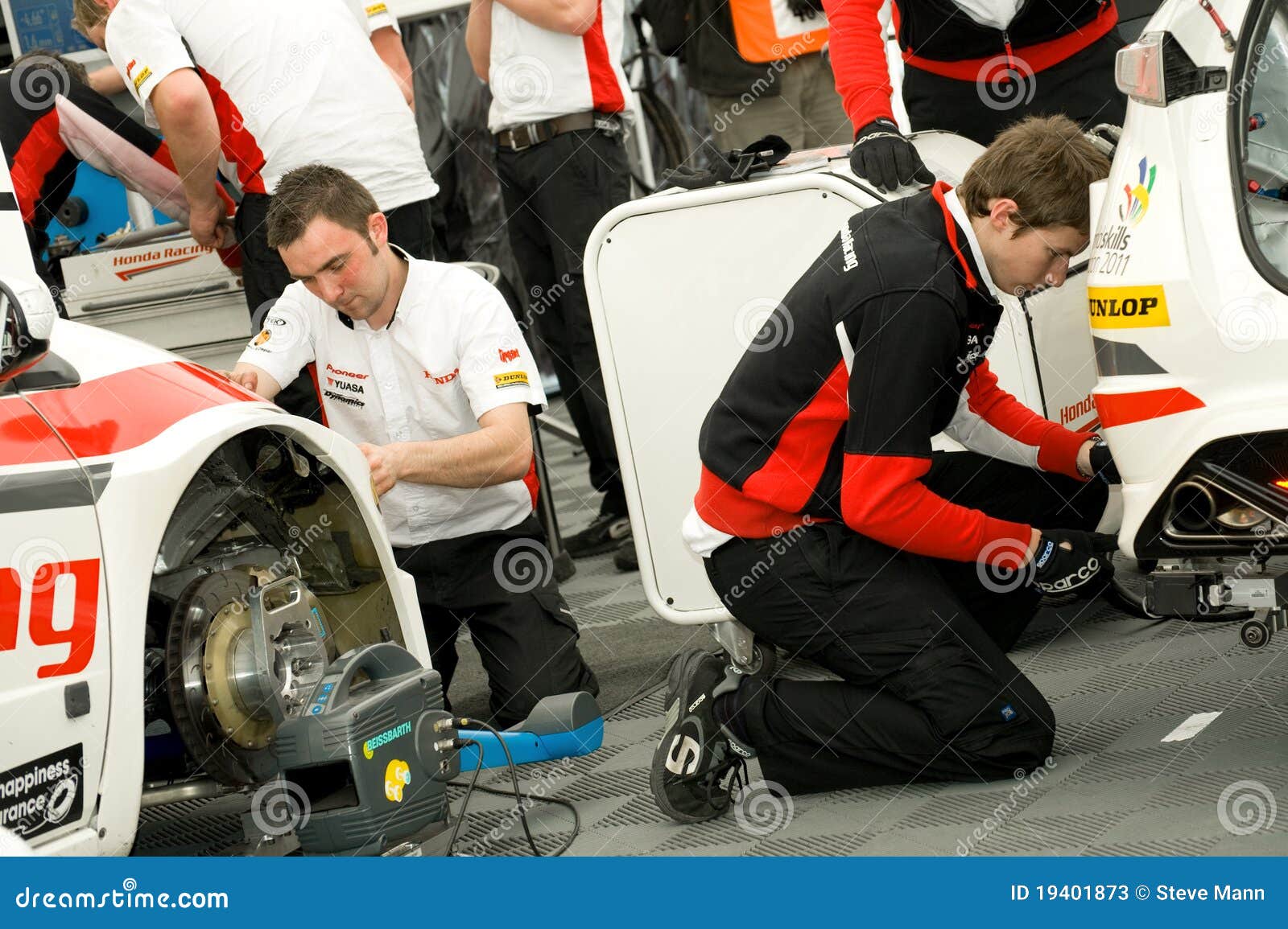 Honda Racing Team editorial stock photo. Image of repair - 19401873