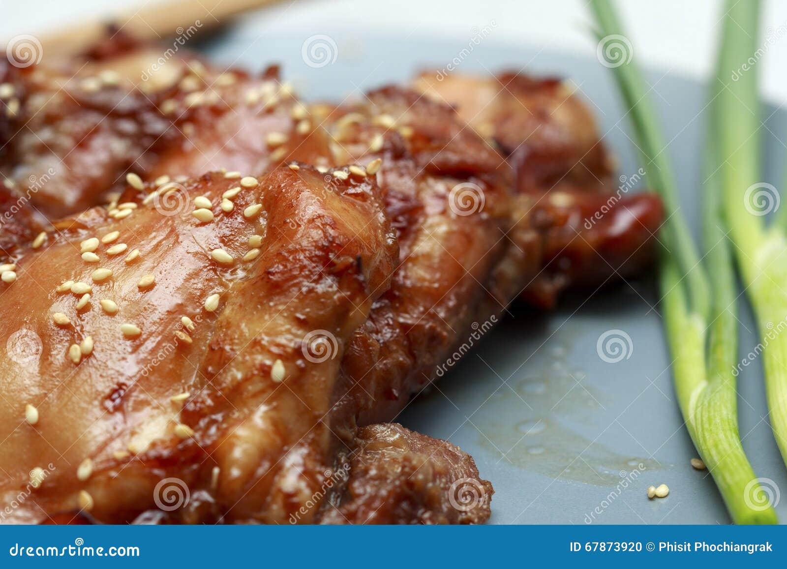 Honey Soy Chicken foto de archivo. Imagen de cena, sésamo - 67873920