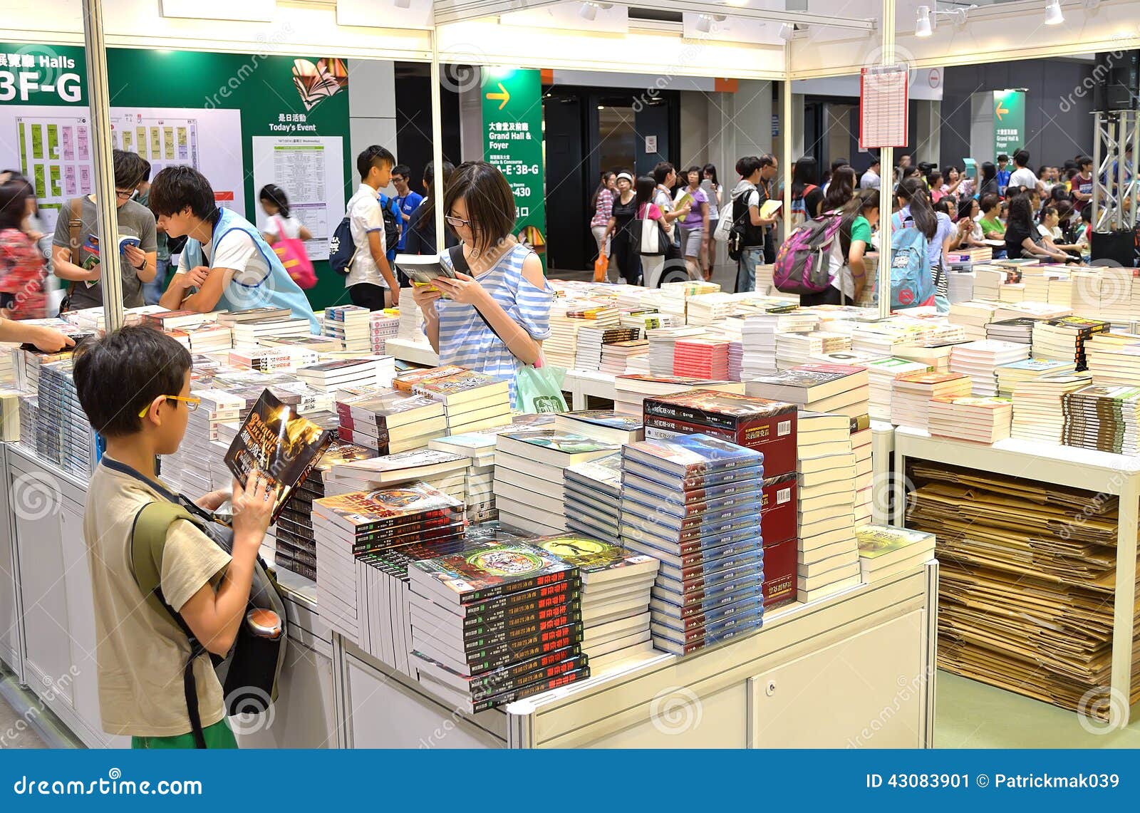 Hong Kong Book Fair editorial photo. Image of chinese - 43083901