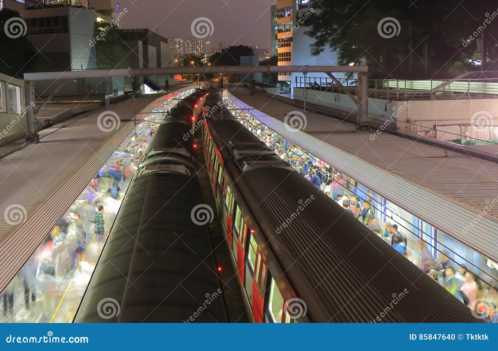 Hong Kong Train Station Commuters Editorial Image - Image of landmark ...
