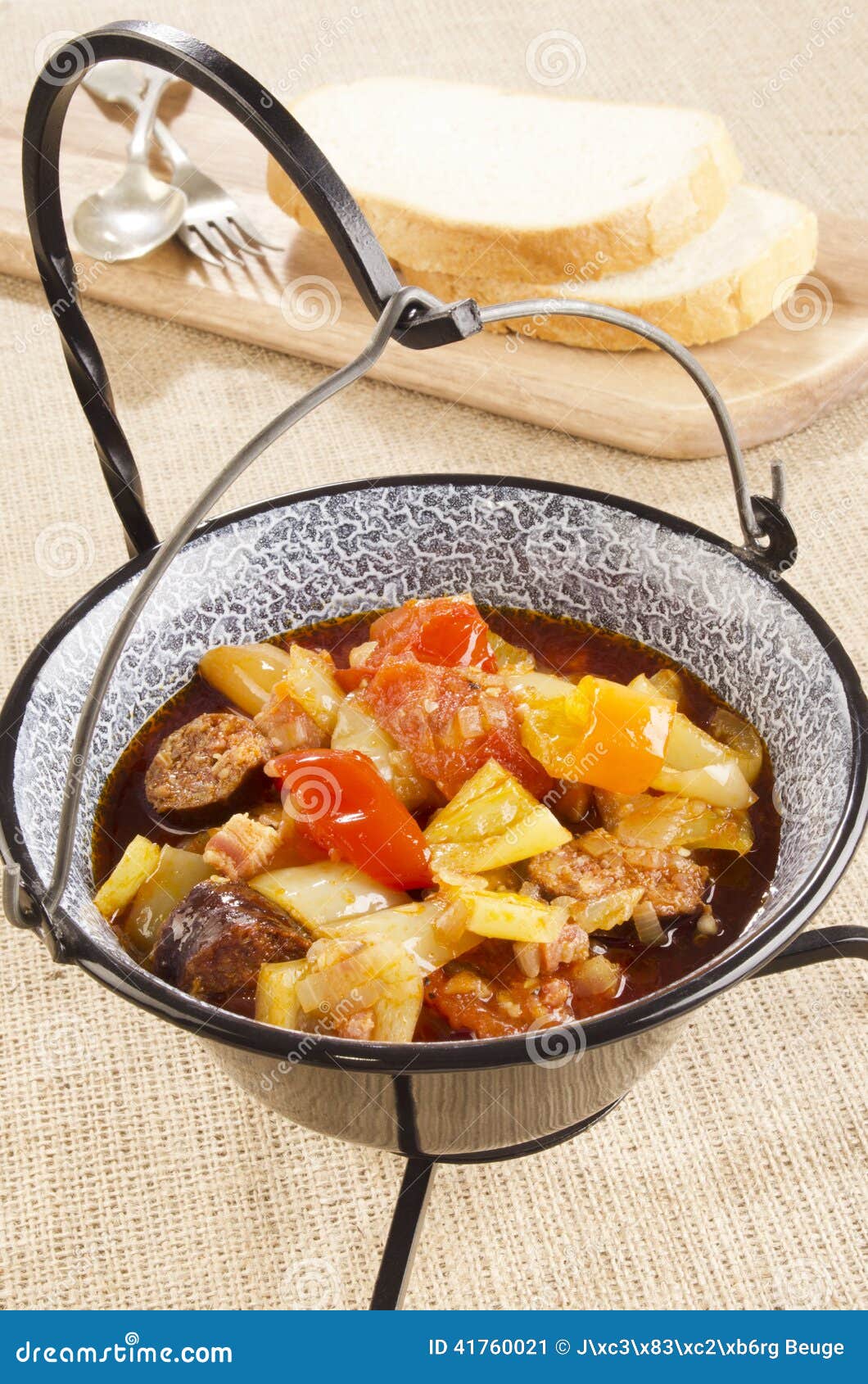 Hongaarse Letcho in Een Pot Stock Afbeelding - Image of gastronomisch ...