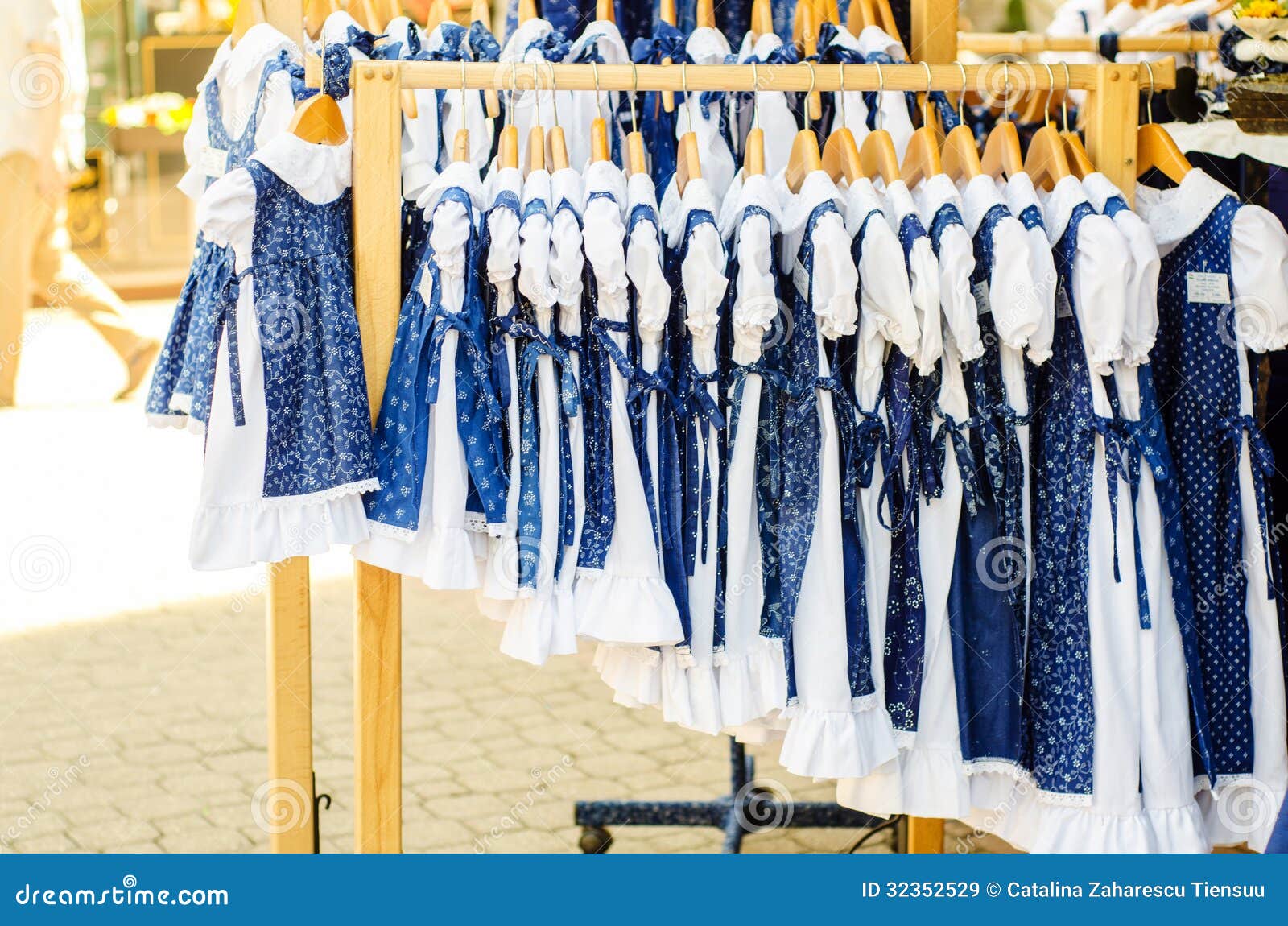 Hongaarse Traditionele Kostuums Redactionele Stock Afbeelding - Image ...