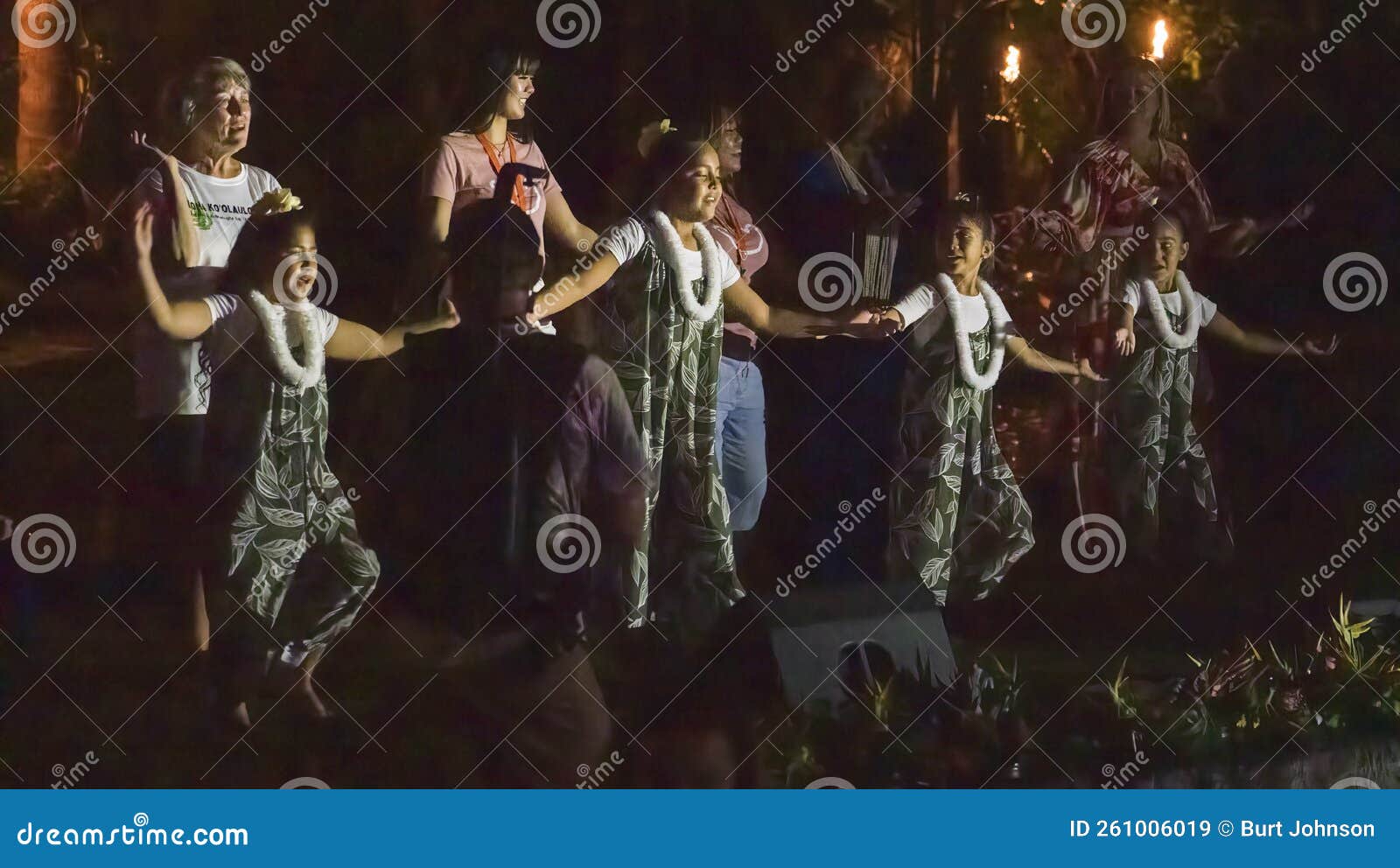 Honolulu, Hawaii, Oct 19, 2022- Shakacon - Hula Lessons Continue Even ...