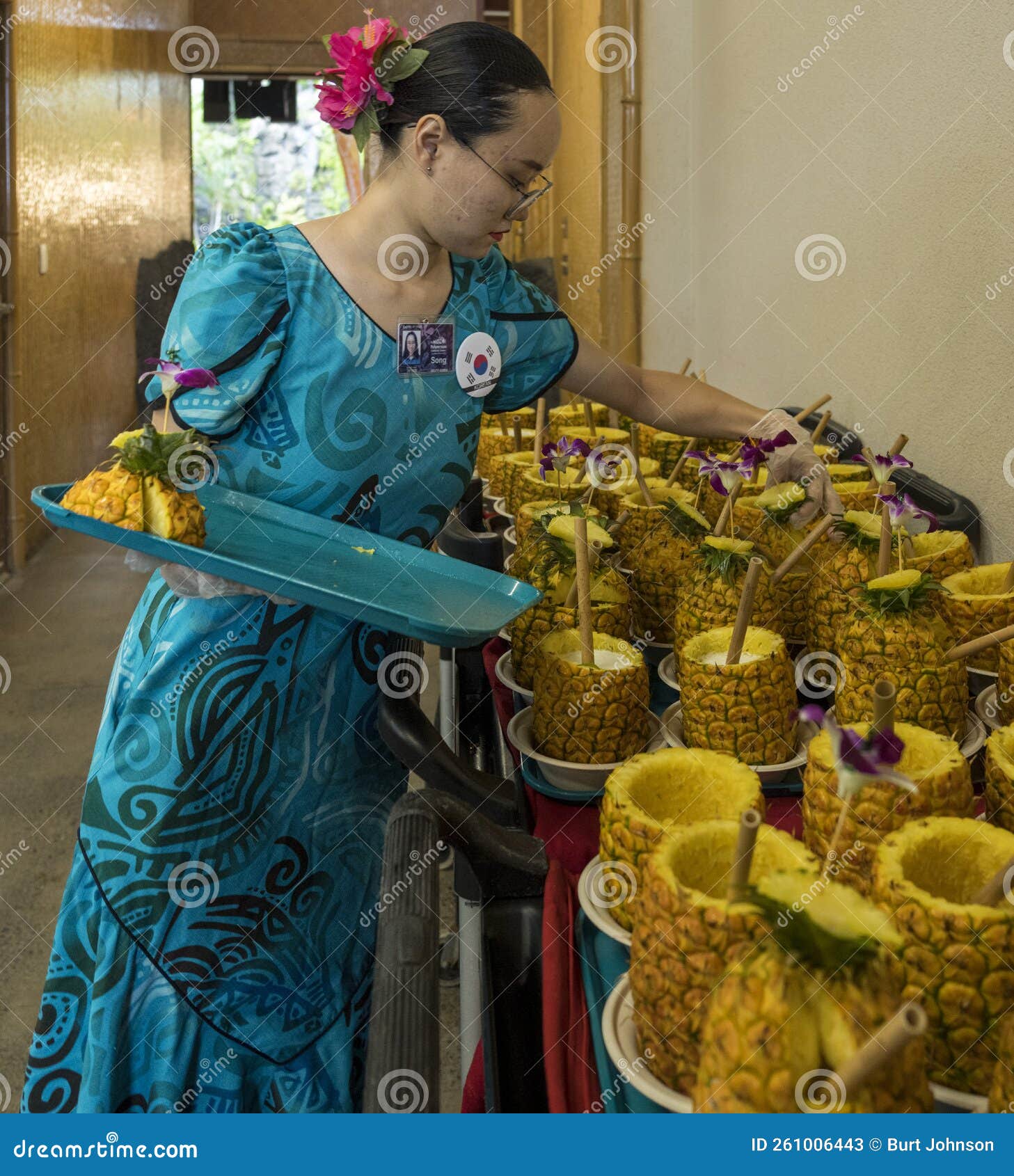 Honolulu, Hawaii, Oct 19, 2022- Shakacon - Pineapple Drinks Have Tops ...