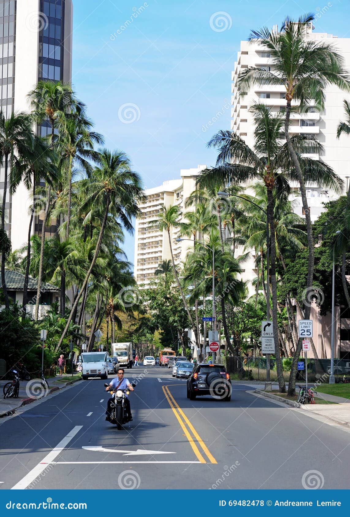 Honolulu editorial stock photo. Image of hawaii, sunny - 69482478