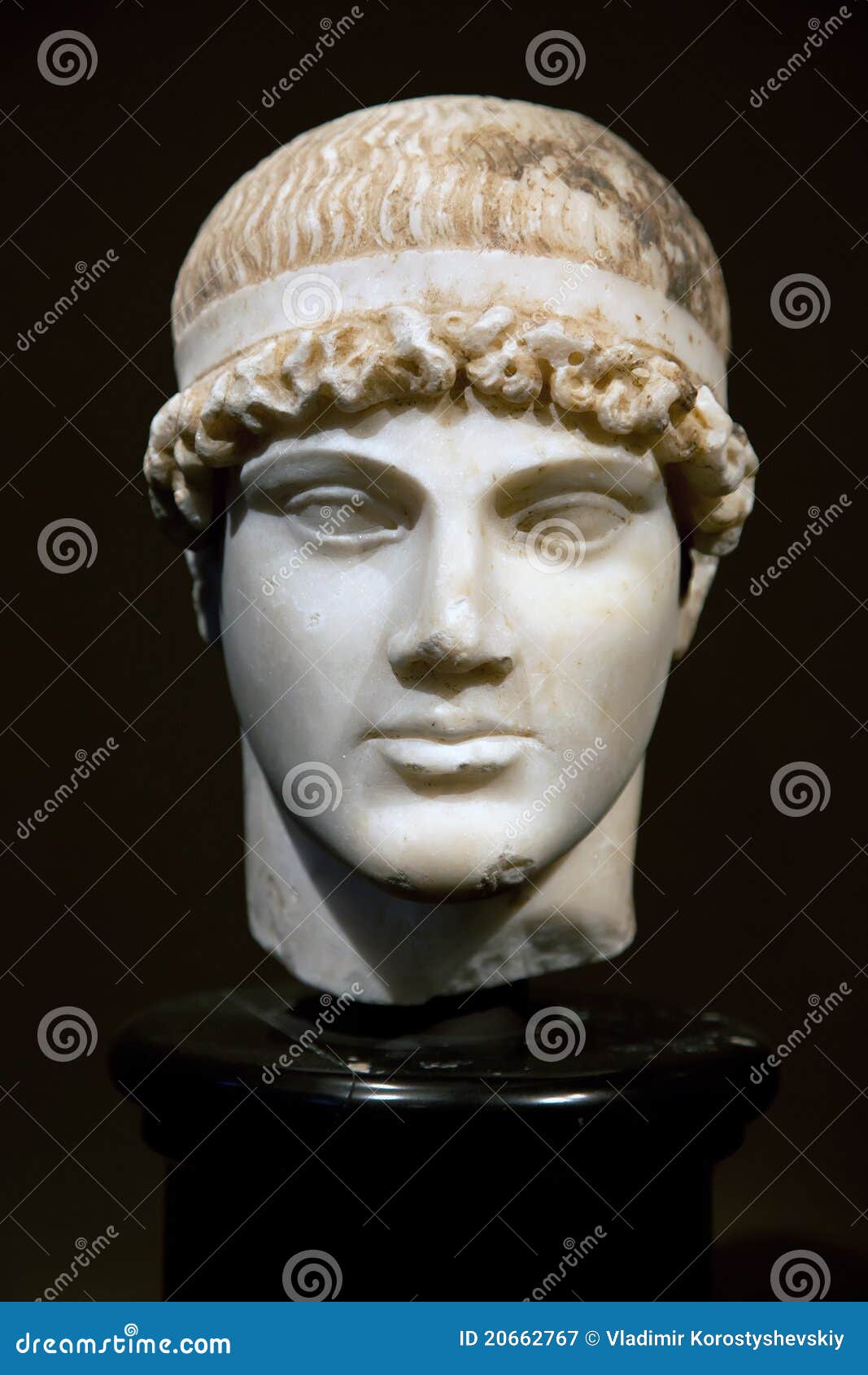 Hoofd Van Een Oud Grieks Standbeeld Stock Afbeelding - Image of ...