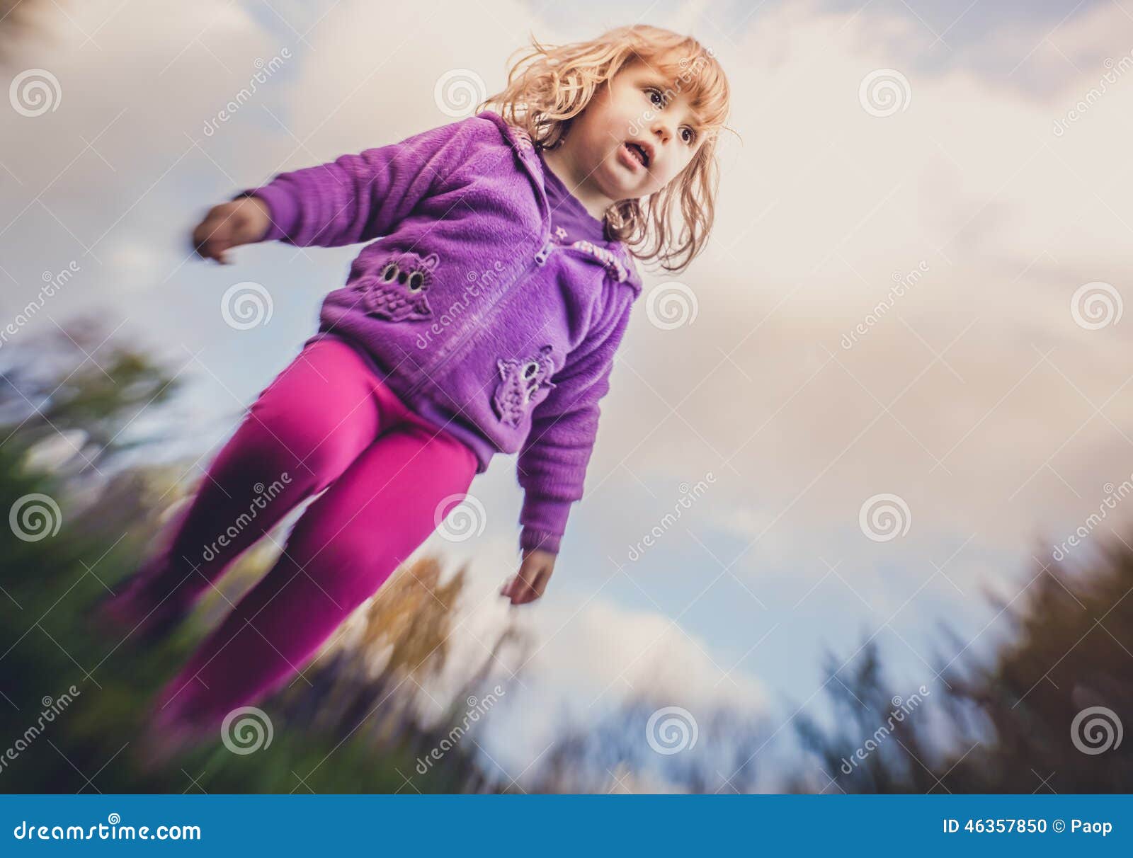 Hoog het springen stock foto. Image of schoonheid, mooi - 46357850