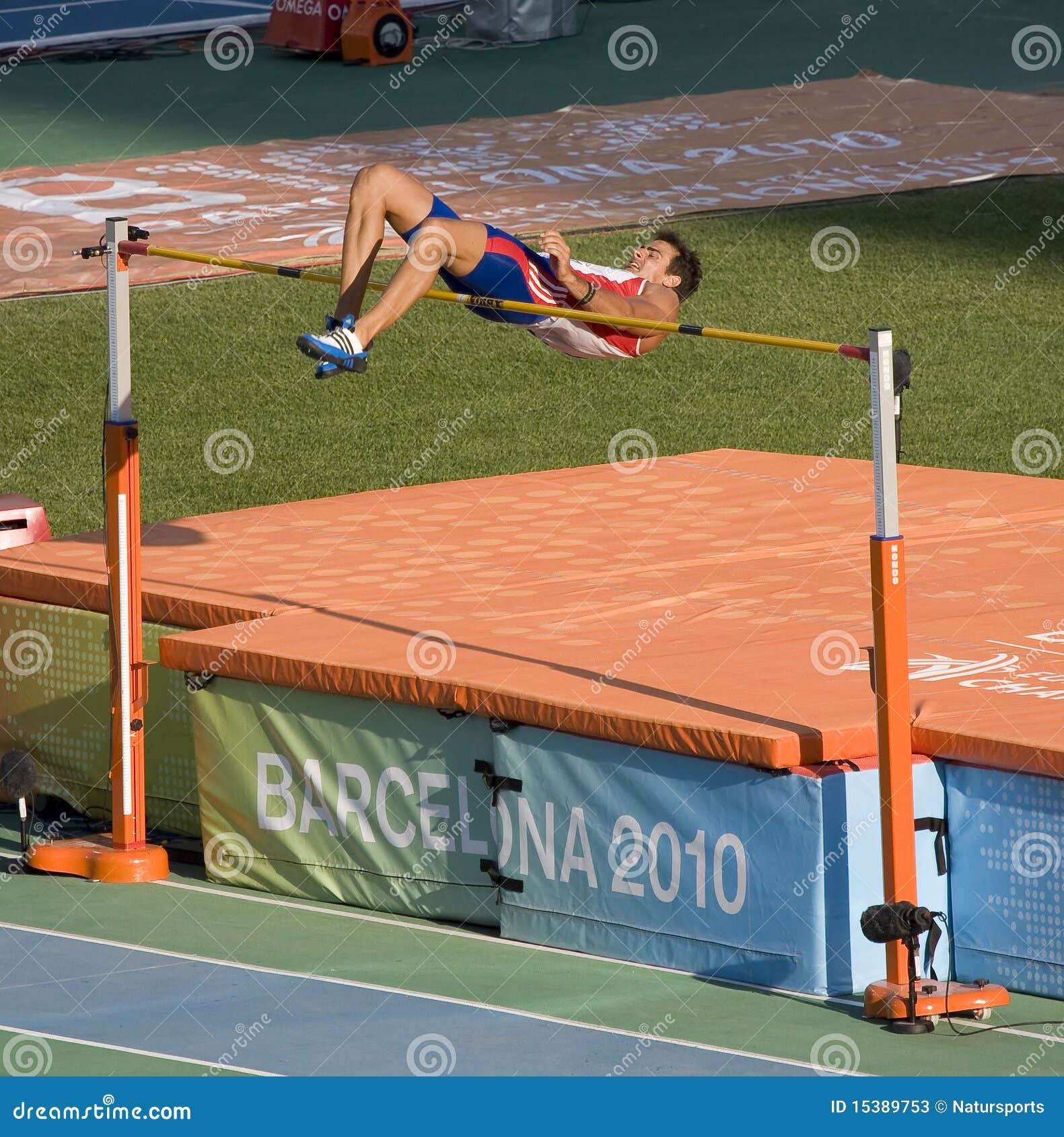 Hoogspringen Redactionele Stock Foto - Beeld: 15389753