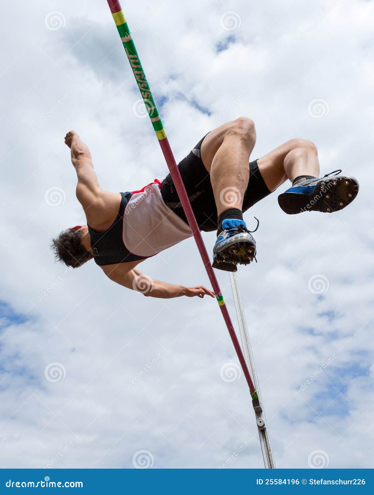 Hoogspringen in De Mening Van Een Wormoog Stock Foto - Image of ...