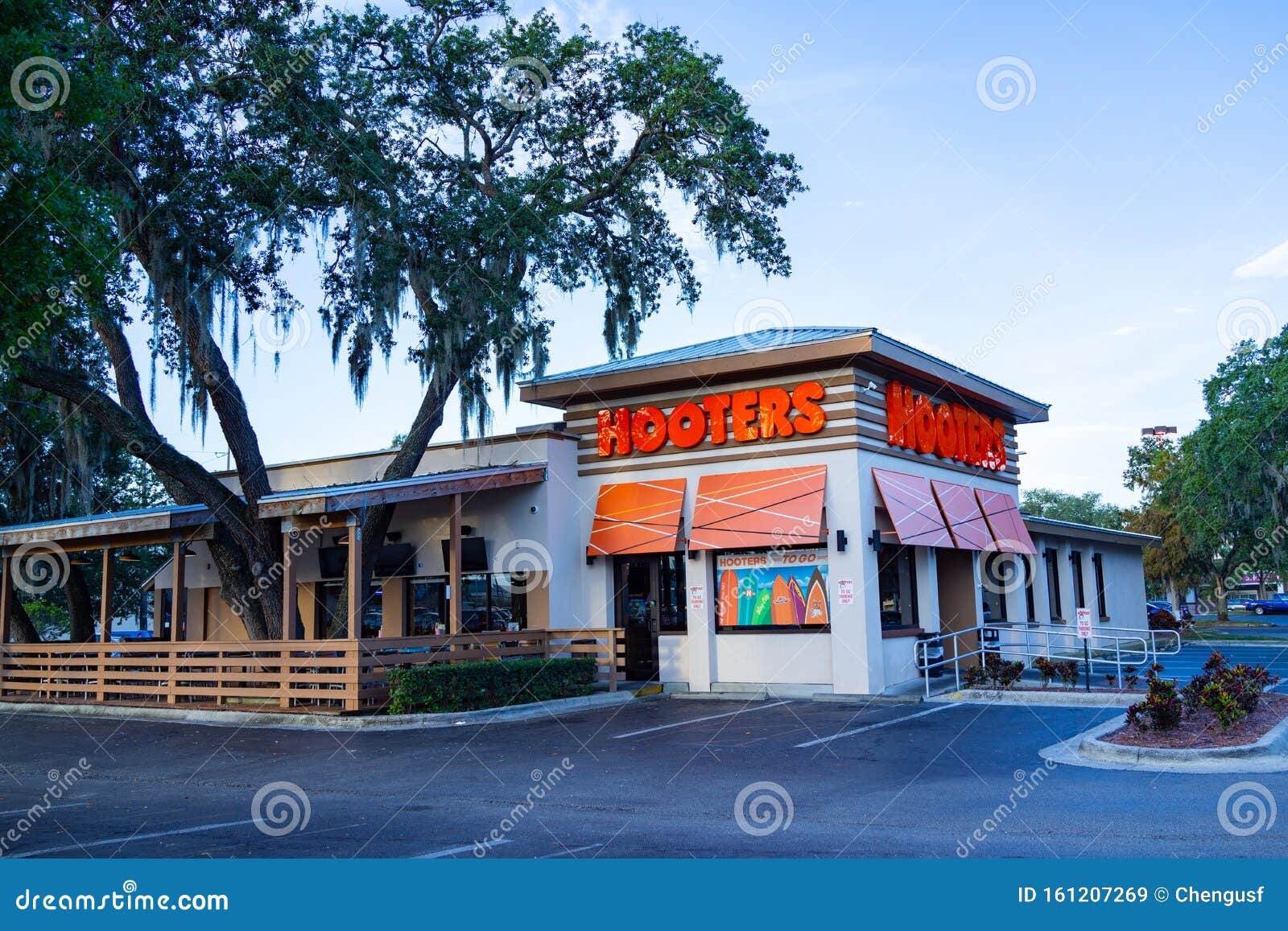 Hooters restaurant editorial stock image. Illustration of architecture ...