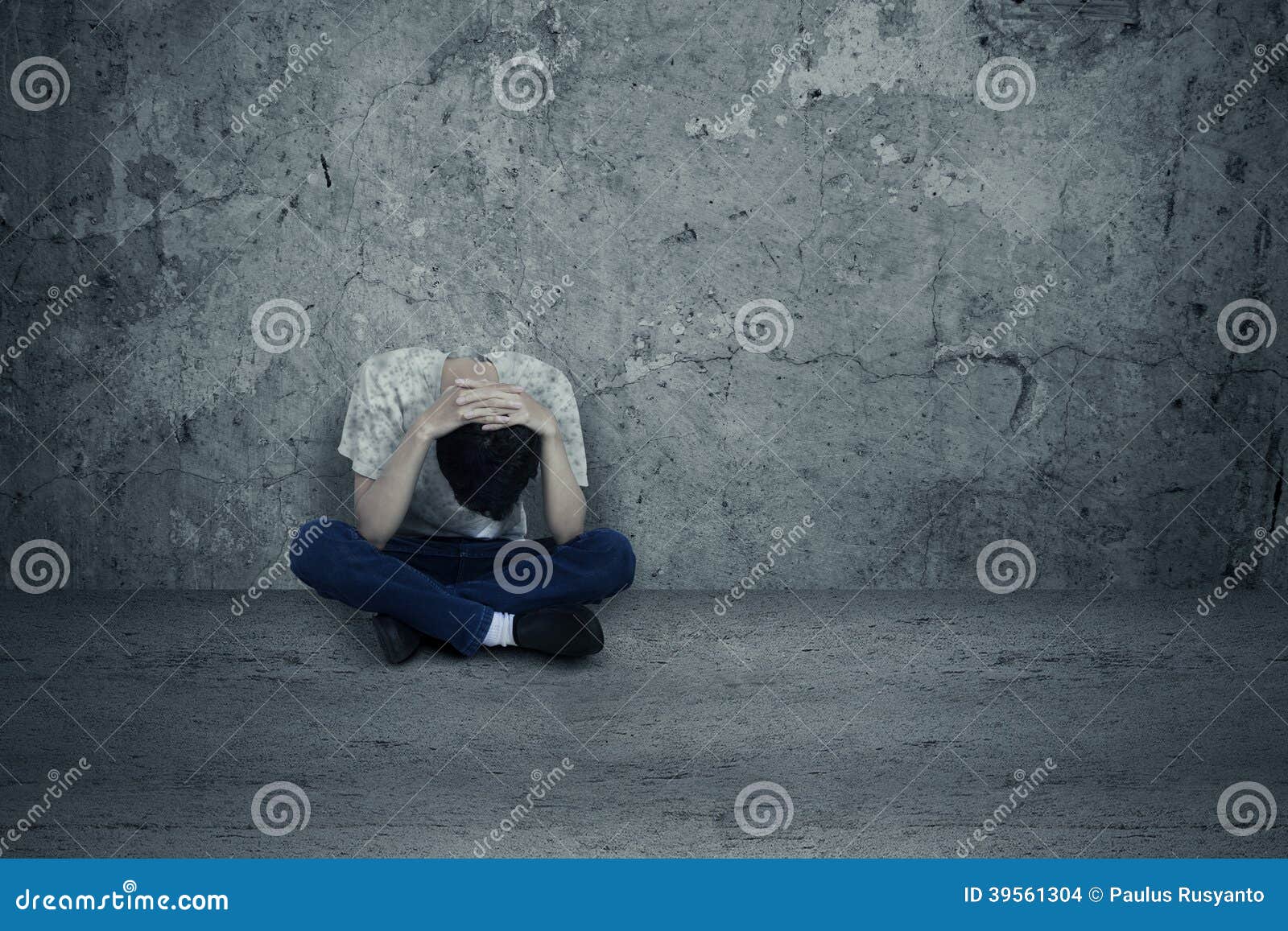 Hopeless Man stock photo. Image of confusion, negative - 39561304