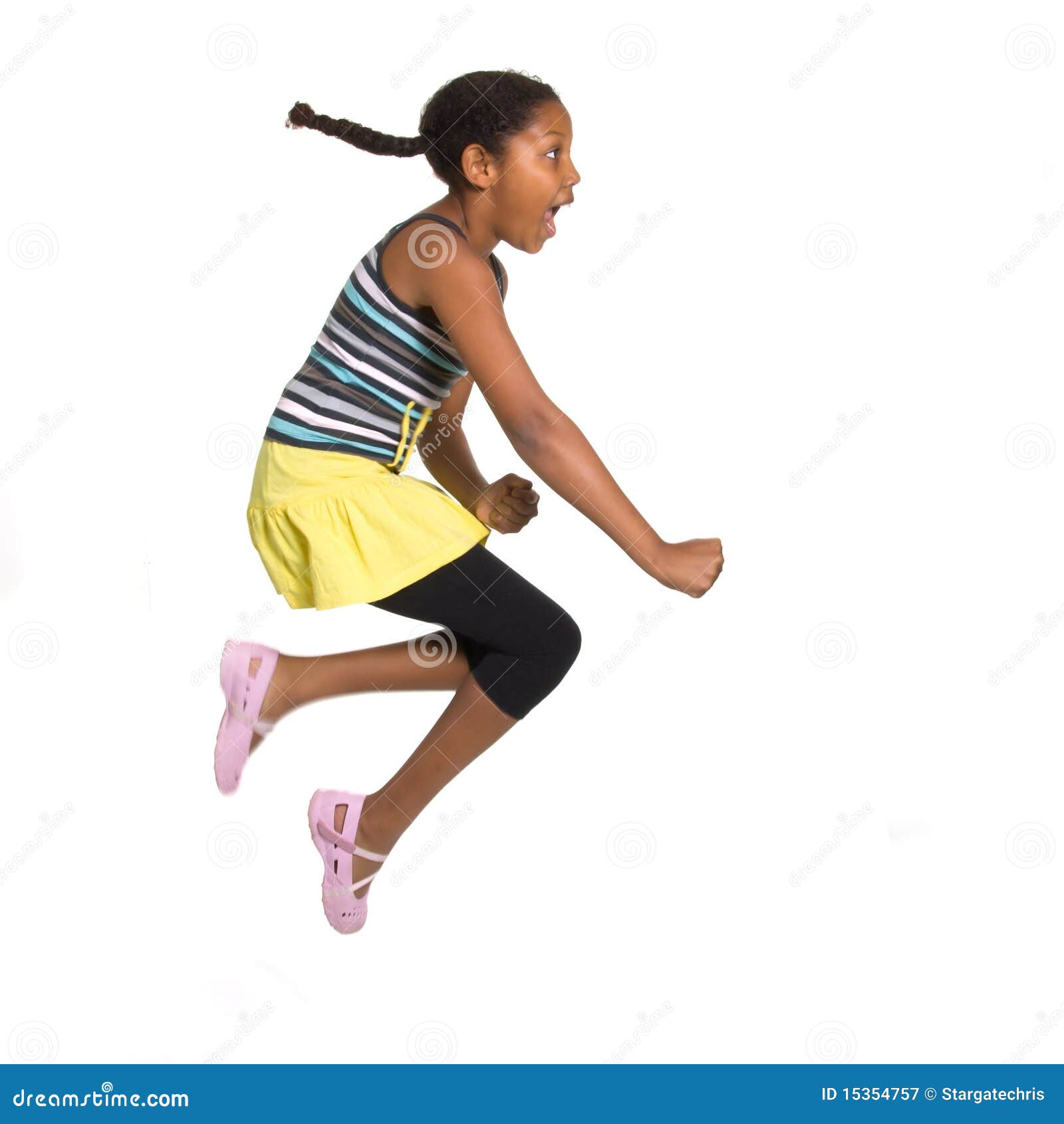 Hoppa barn för flicka fotografering för bildbyråer. Bild av kvinnlig ...