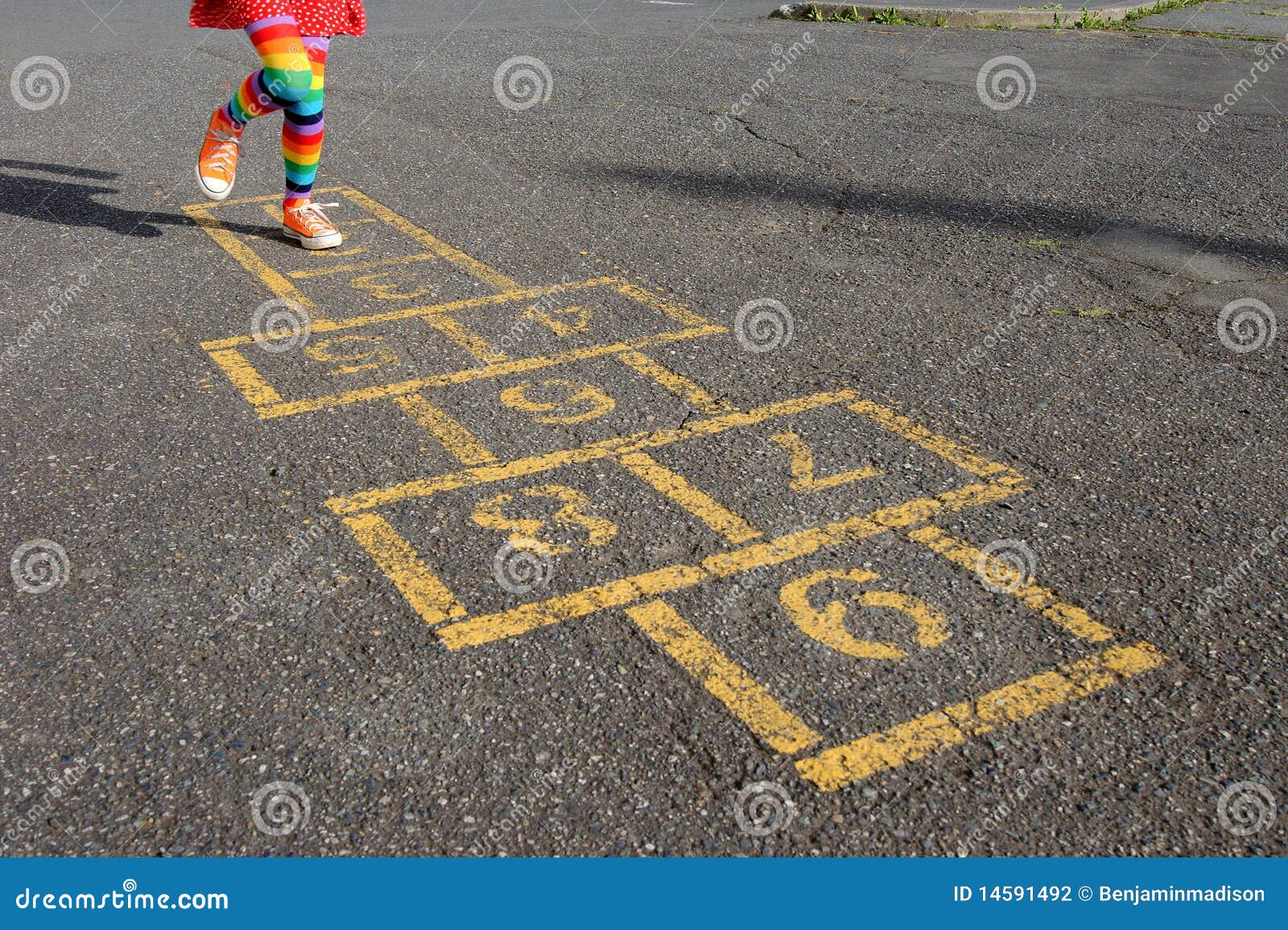 Hopscotch - Parte Anteriore Fotografia Stock - Immagine di opzioni ...