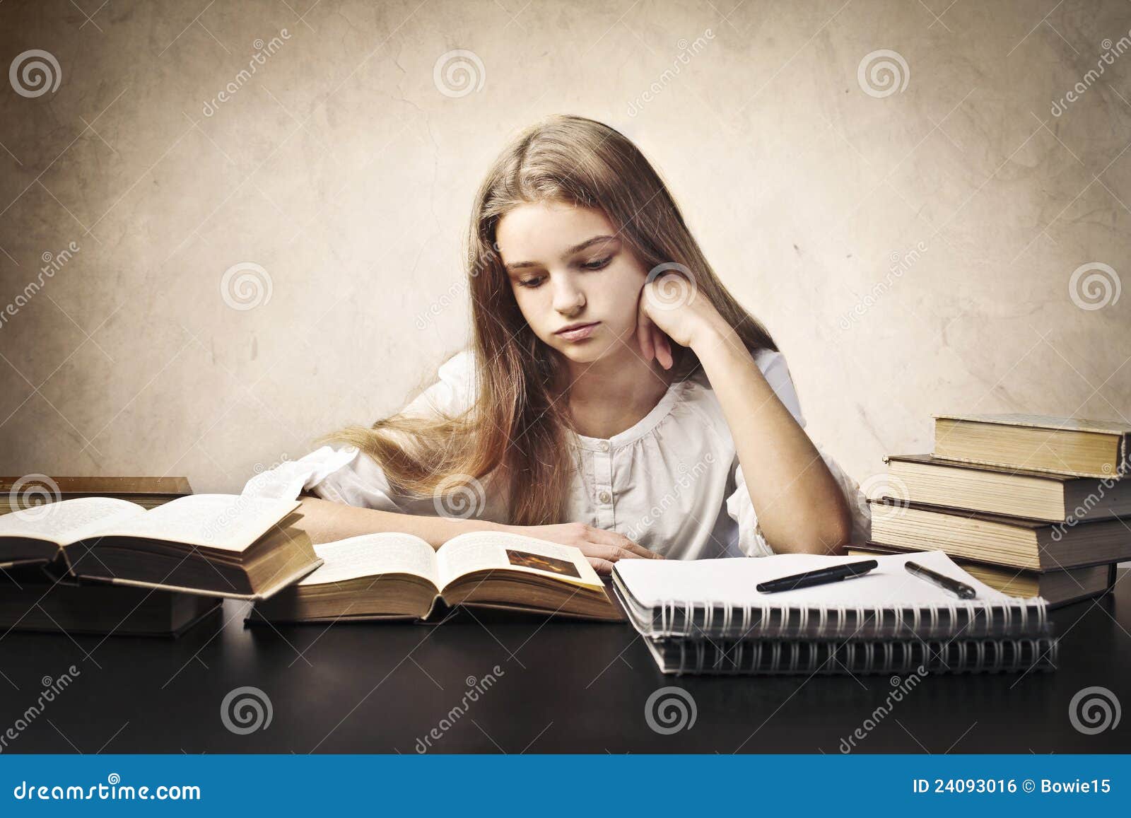 Hora aborrecida do estudo foto de stock. Imagem de estudo - 24093016