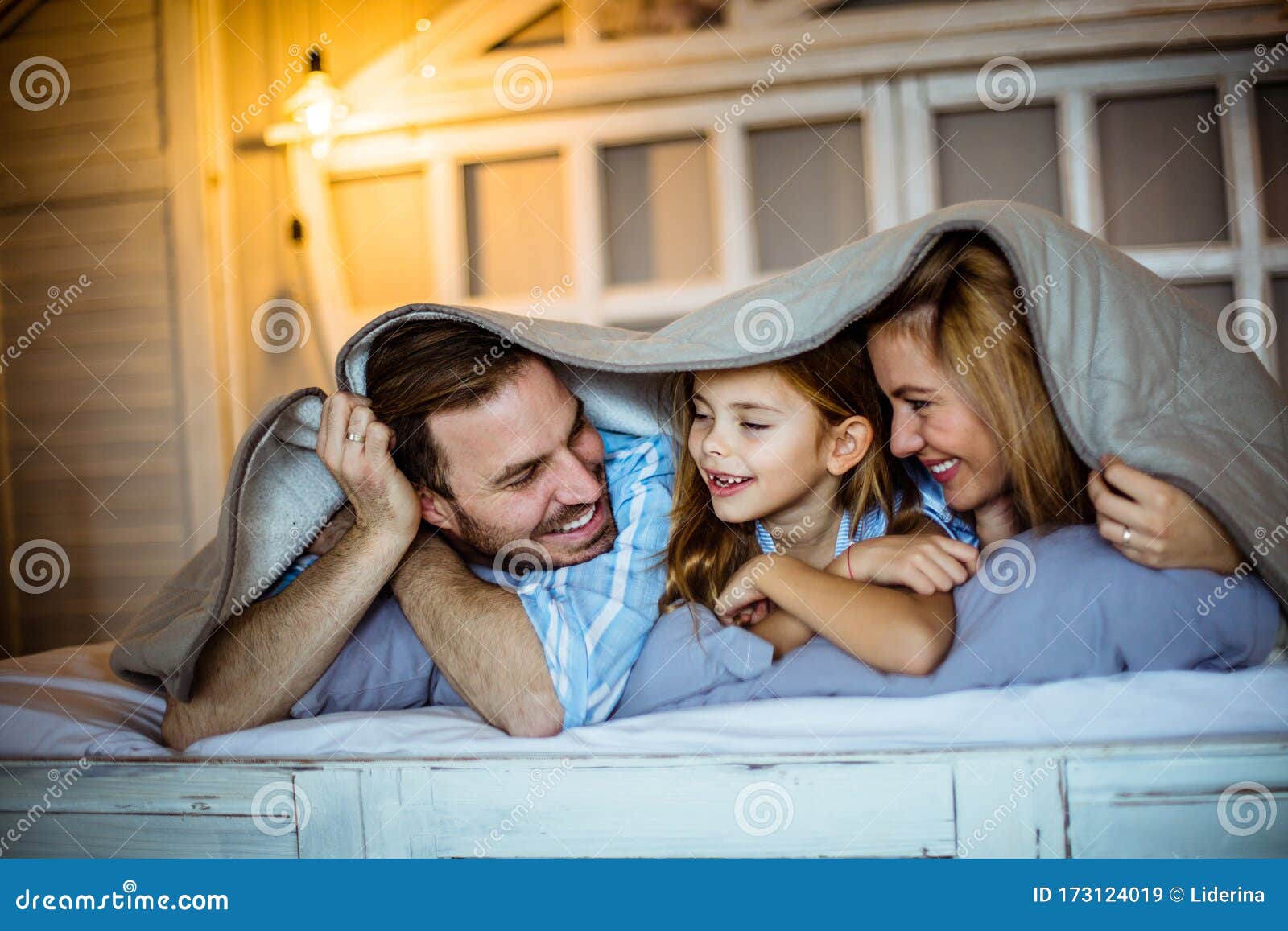 Hora de conversar imagem de stock. Imagem de pequeno - 173124019