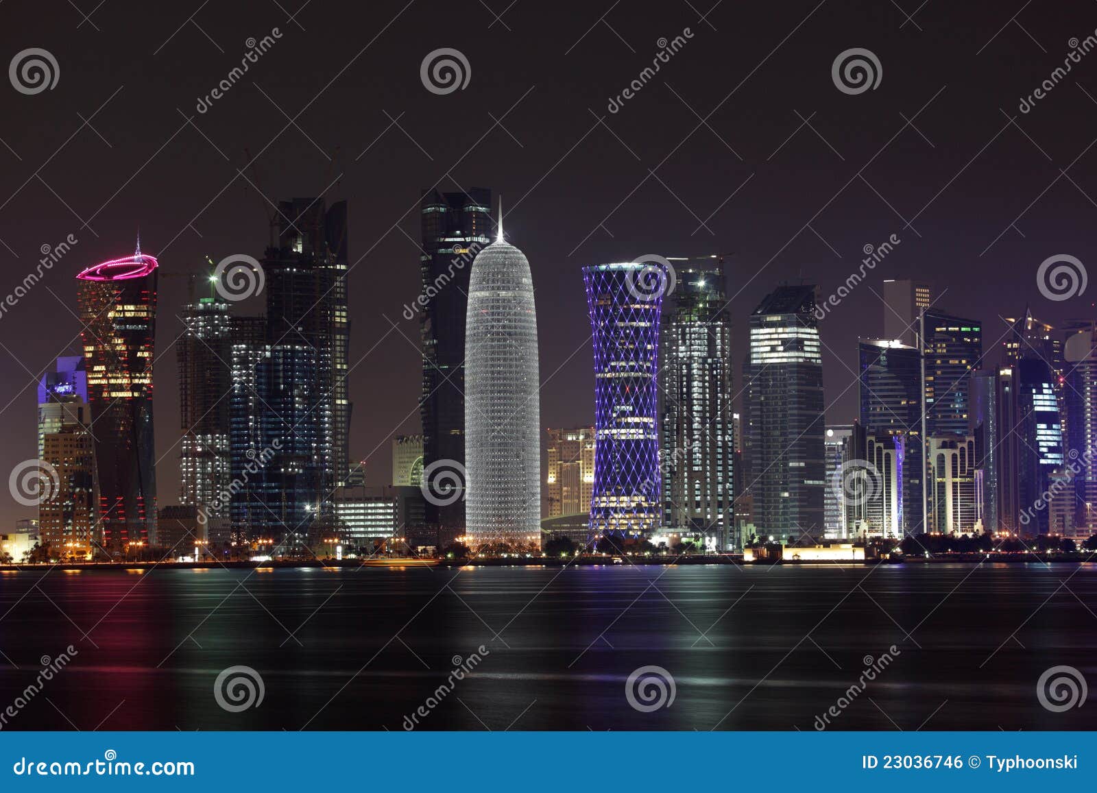 Horizon De Doha La Nuit, Qatar Photo stock - Image du nuit, horizon ...