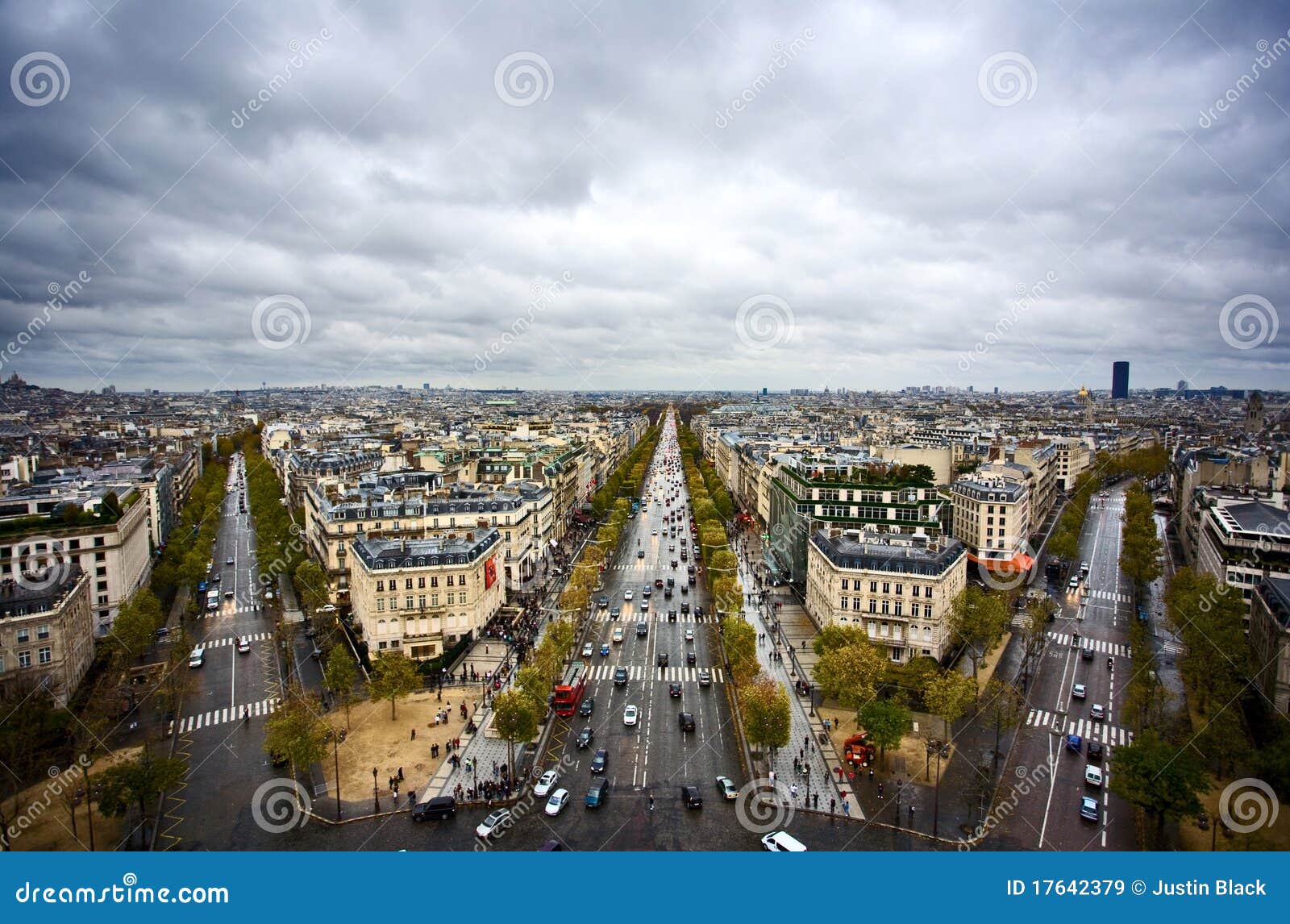 Horizon de Paris image stock. Image du cityscape, roman - 17642379