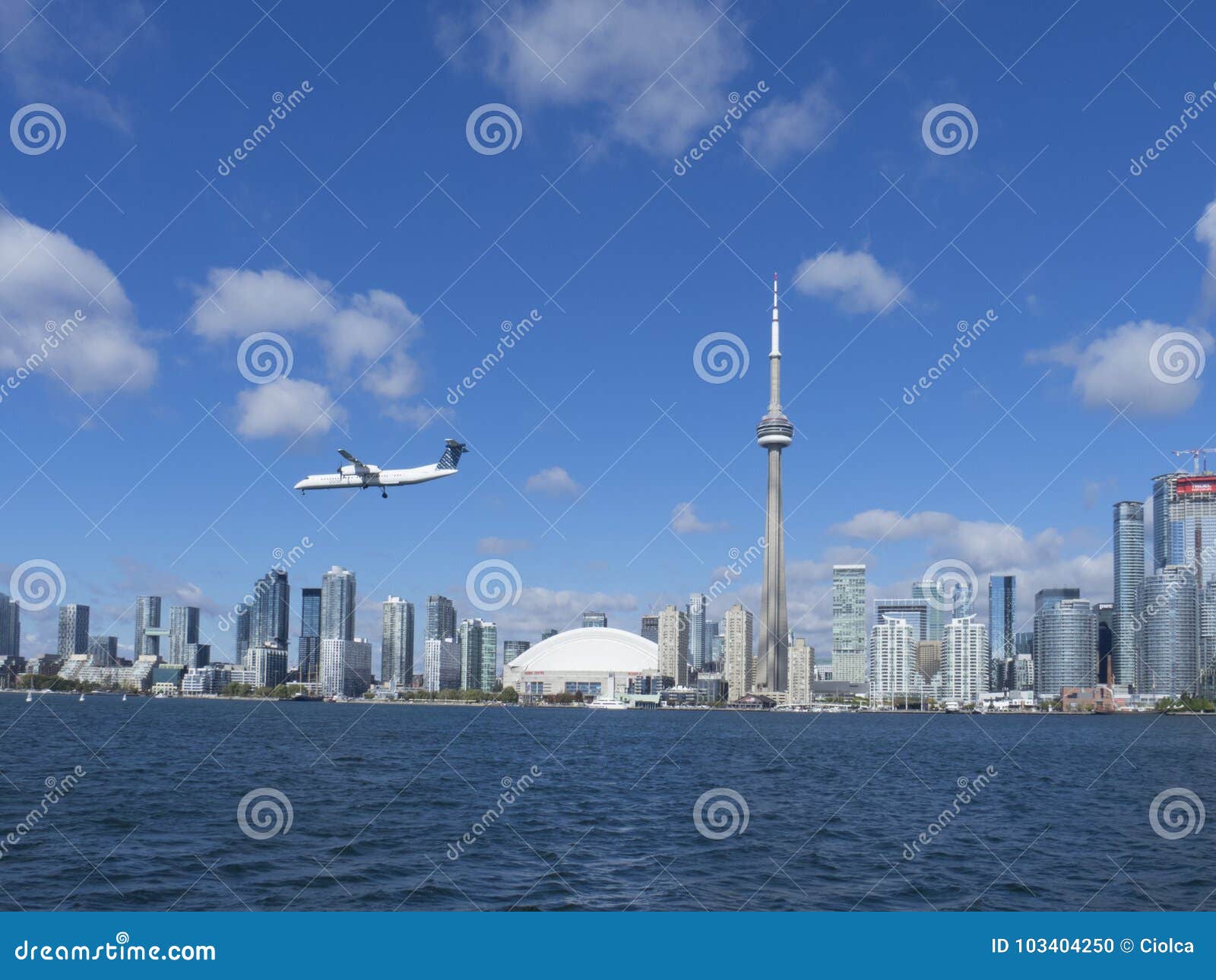 Horizon De Toronto, Canada Vu Du Ferry Image éditorial - Image du ...