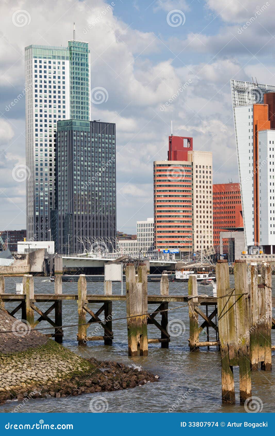 Horizon De Van De Binnenstad Van Rotterdam Stock Foto - Image of ...