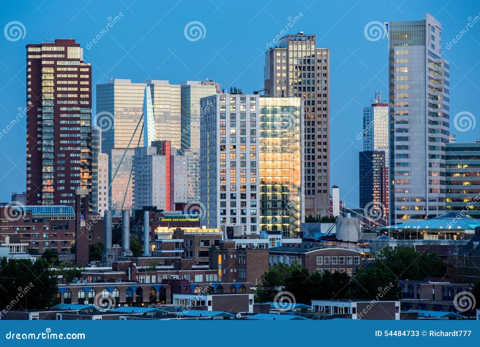 Horizon De Ville De Rotterdam Image stock - Image du moderne, bureaux ...