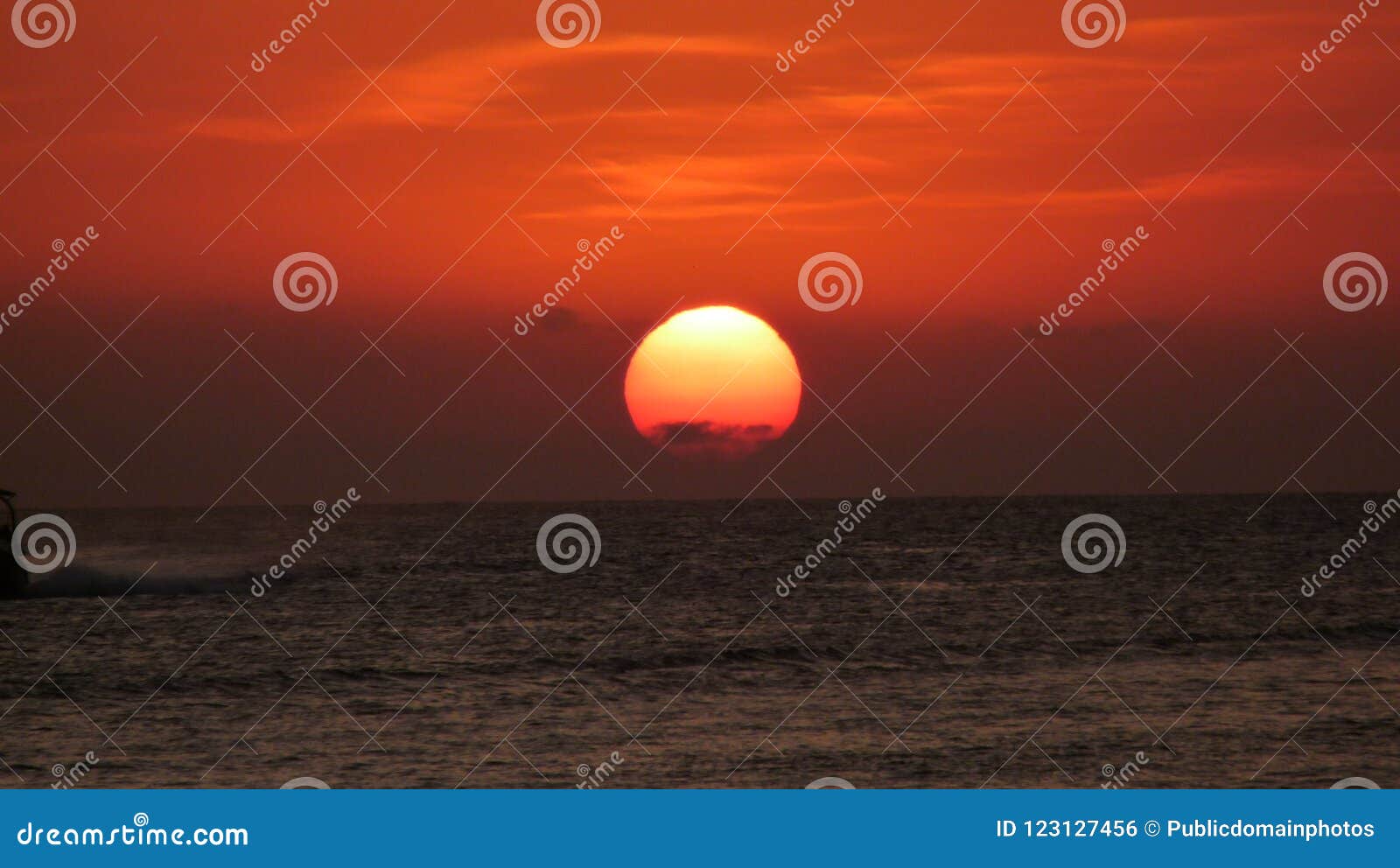 Horizon, Sunrise, Sun, Sunset Picture. Image: 123127456